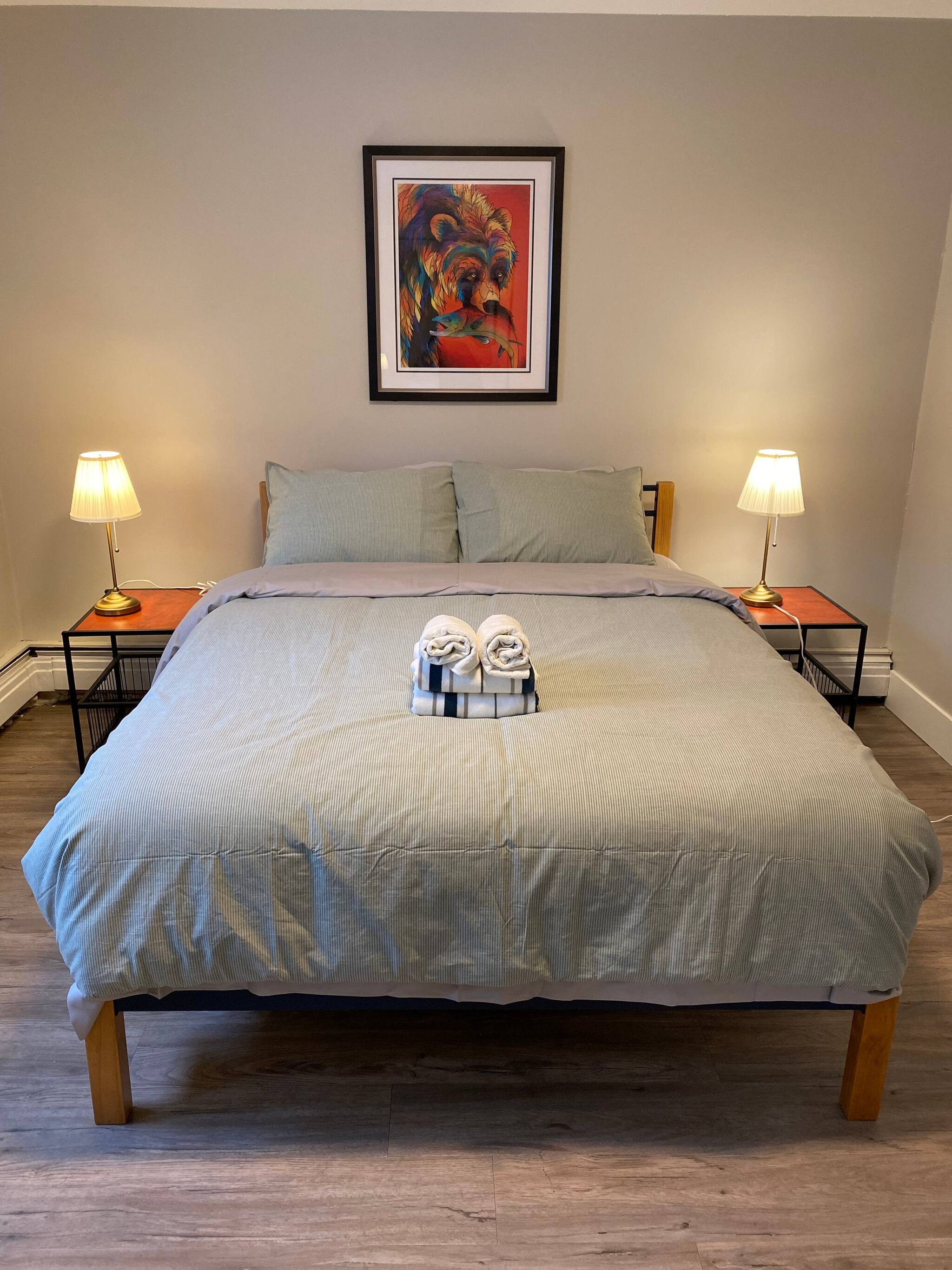 Brand New Modern Flat 2br1ba Whyte And University - カナダ エドモントン