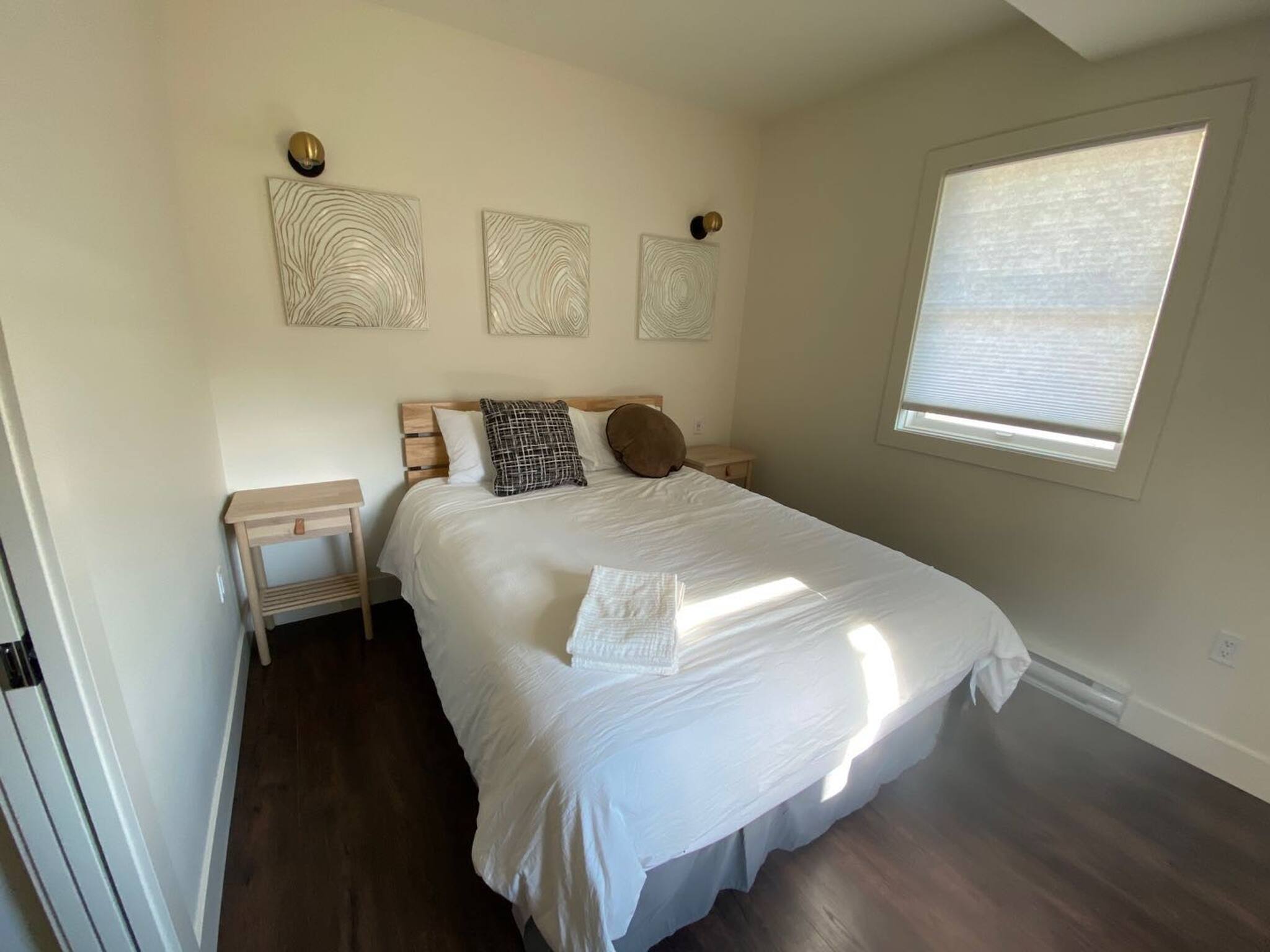 Brand New 1 Br 1 Bath Close To All Walkable - Edmonton