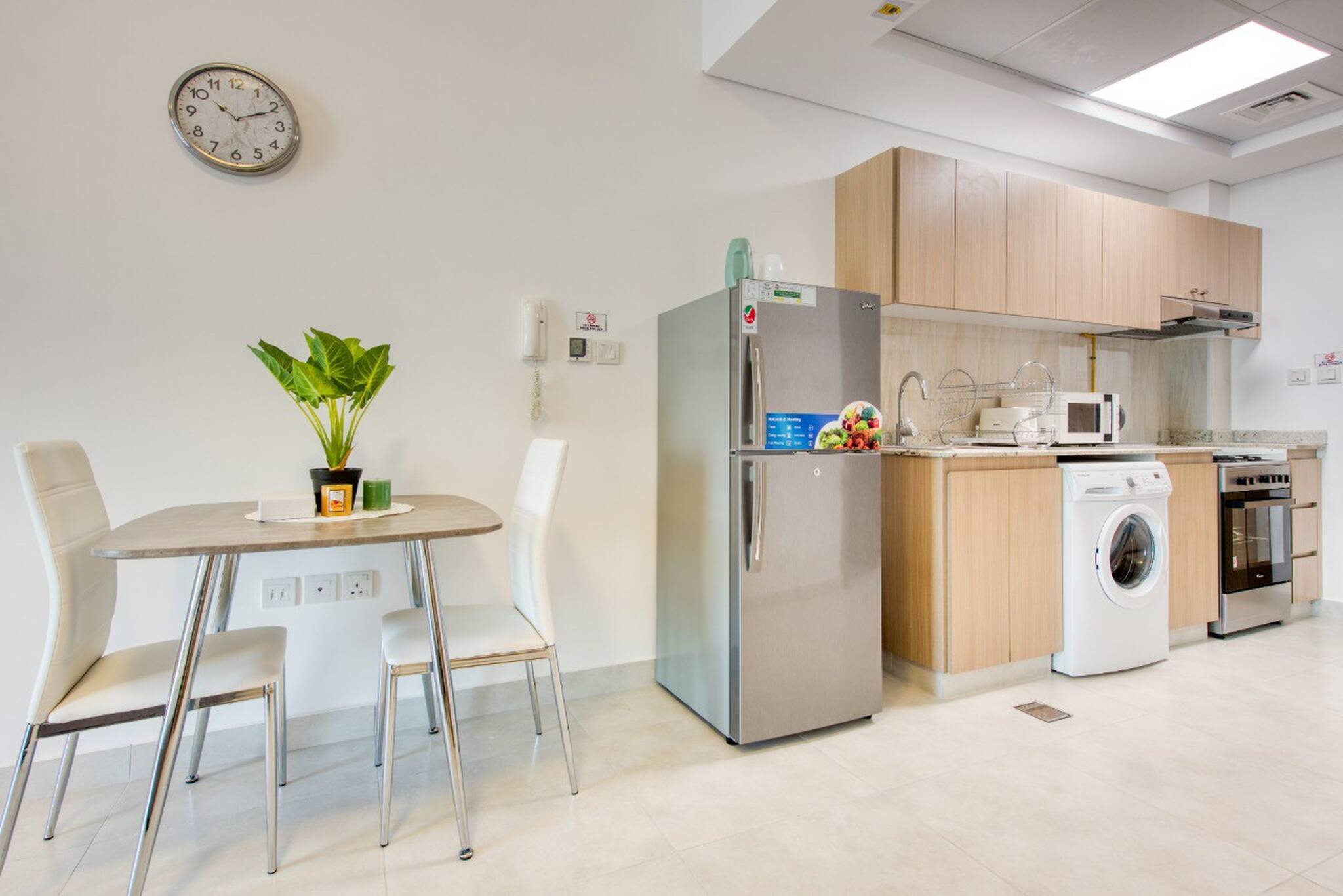 Posh Studio Apartments - Dubai