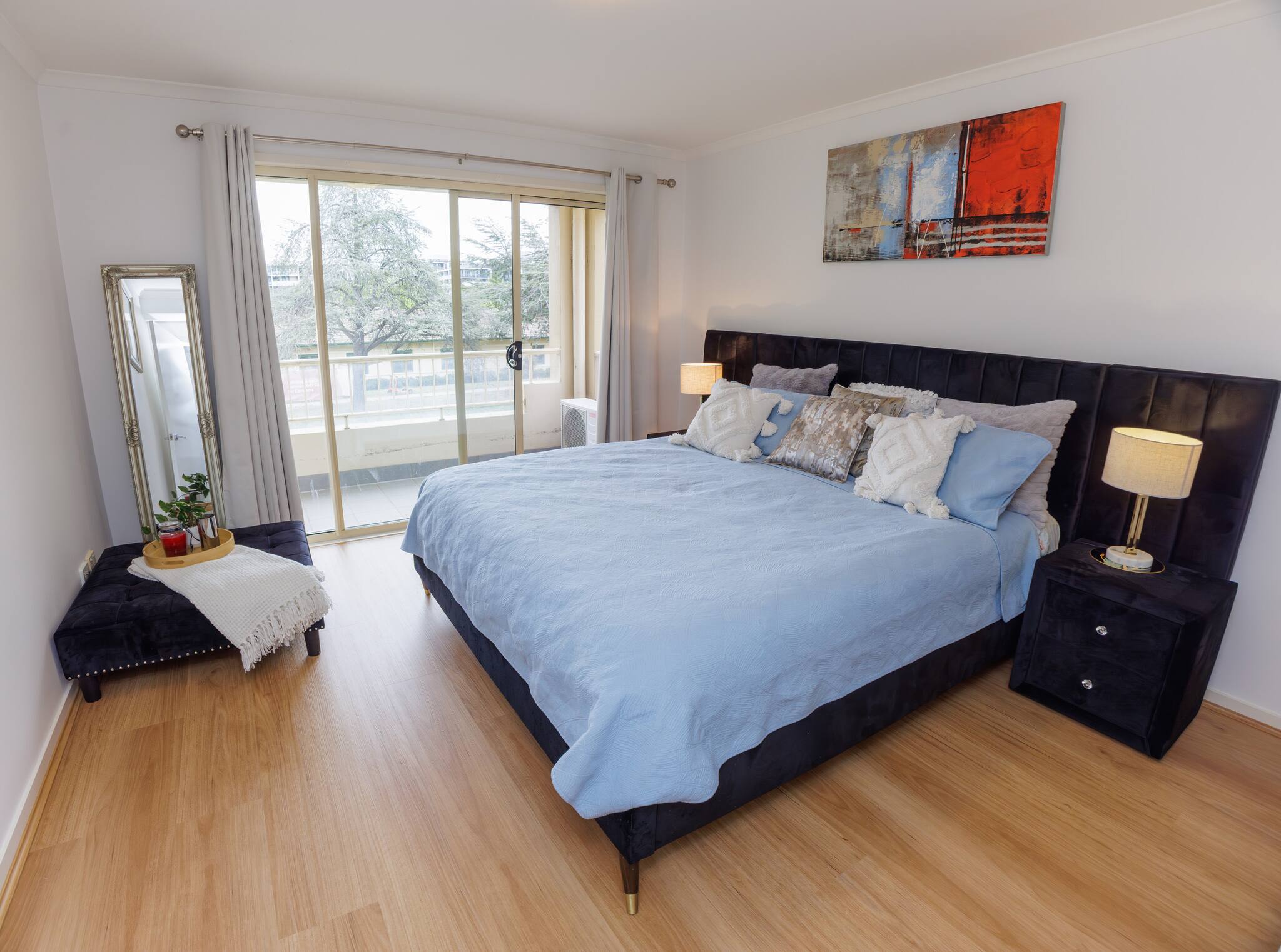 Stylish Inner-city Haven At The Gatsby - Queanbeyan