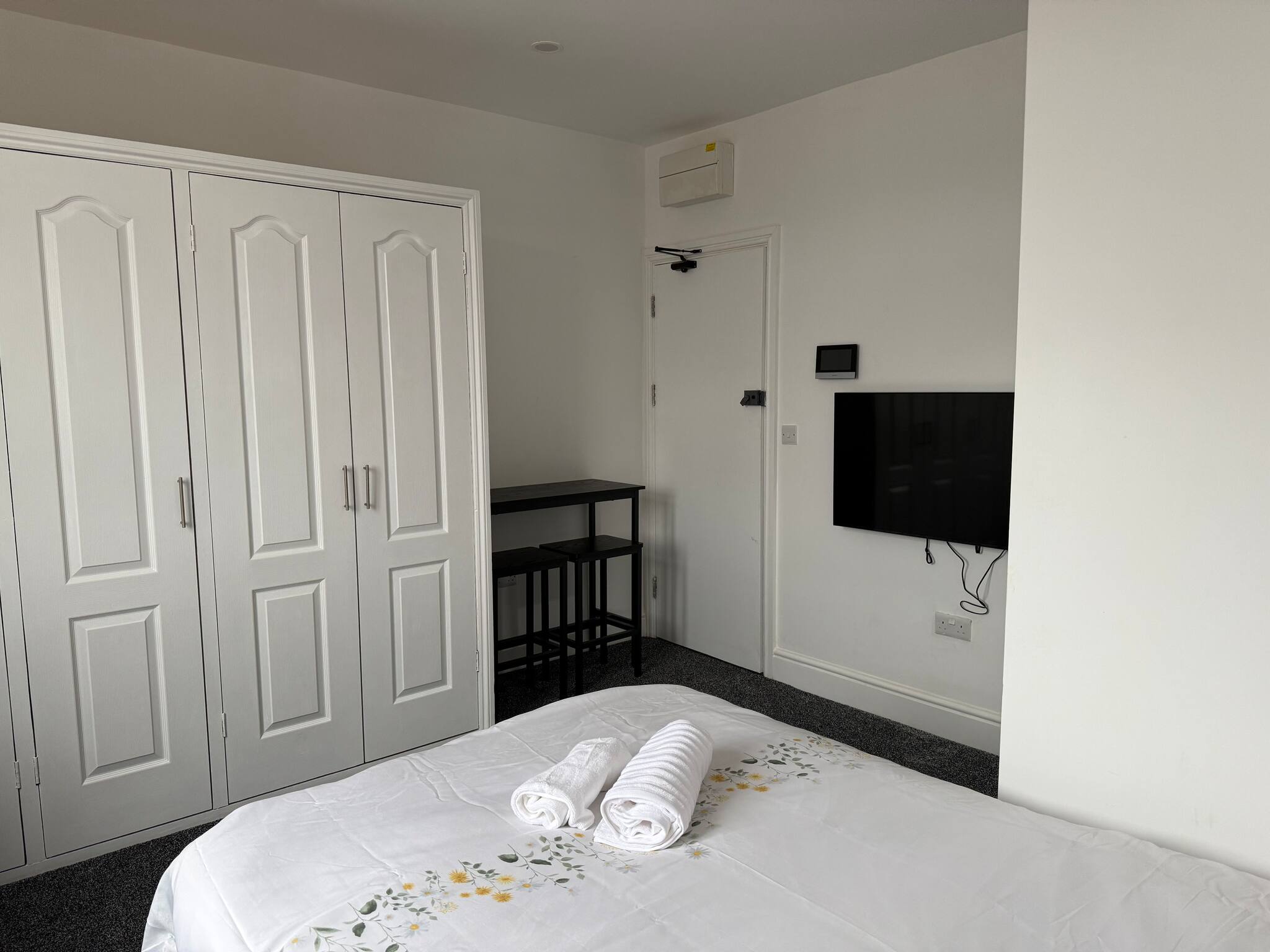 Peaceful Luton Apartment Close To Airport & Amenities - Luton