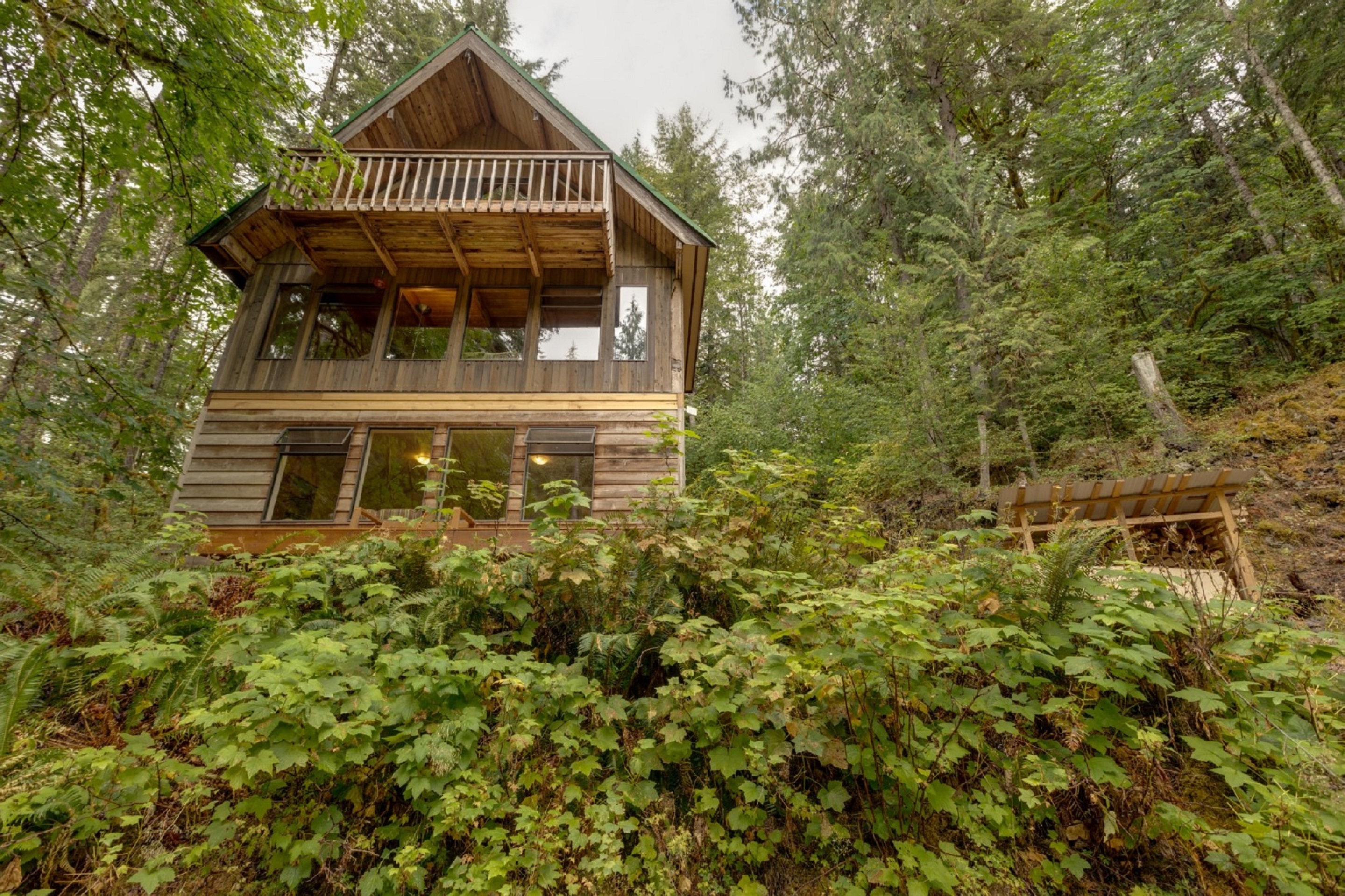 A 3 Story, 3 Bedroom Traditional Rustic Ski And Hiking Chalet - Glacier, WA