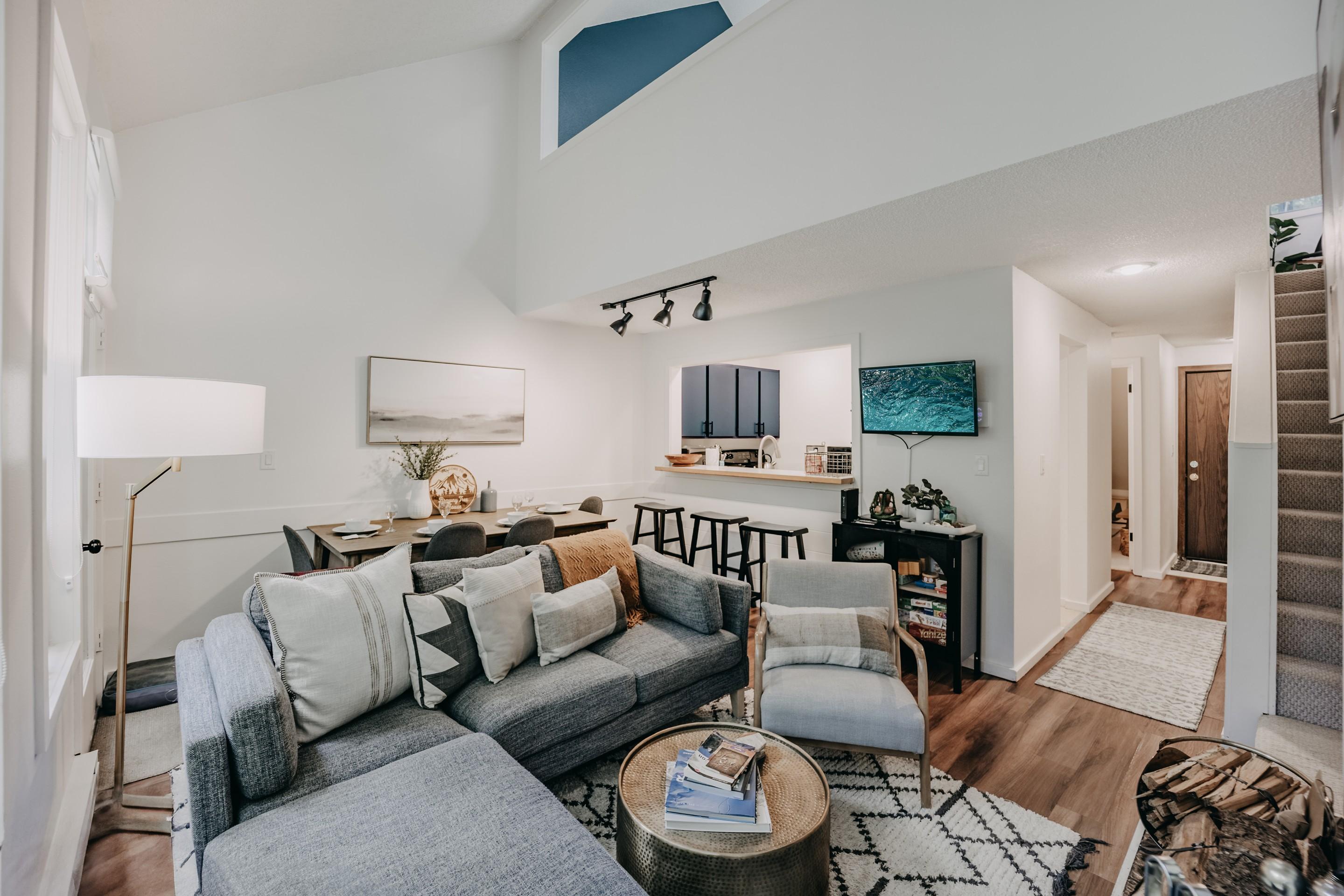 Snowater Condo #42 - Wifi - Pets Ok - Glacier, WA
