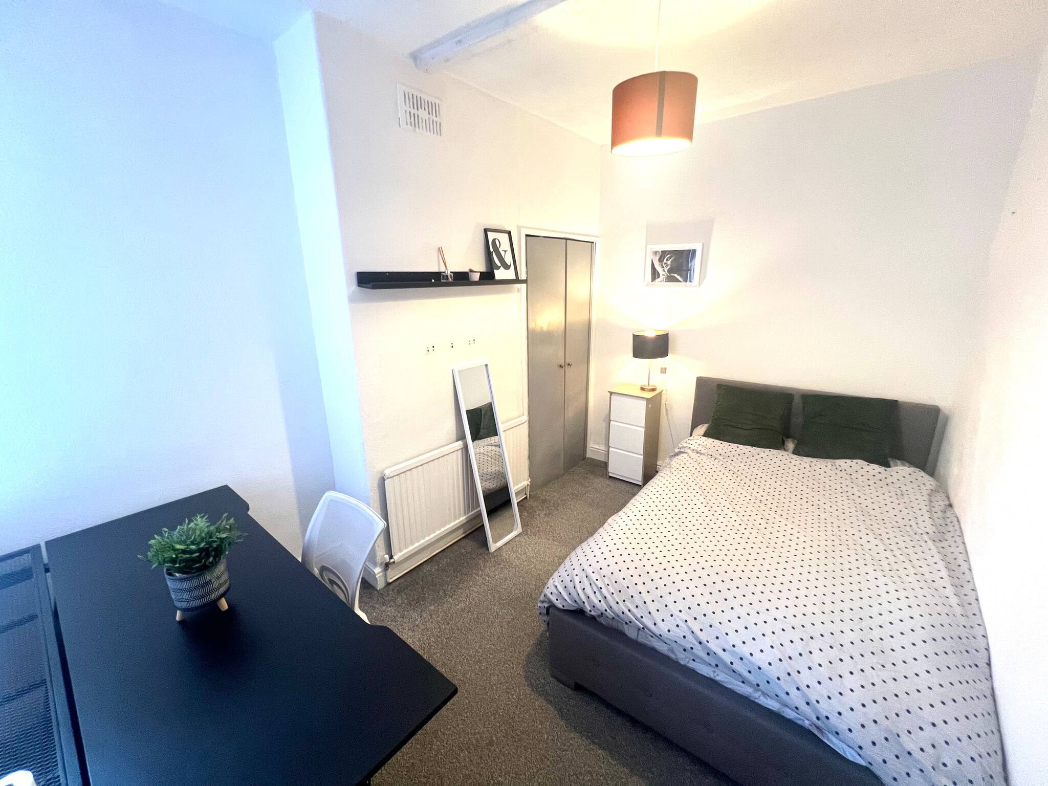 Quiet Spacious Room In Salford-samson Plab - Cheshire