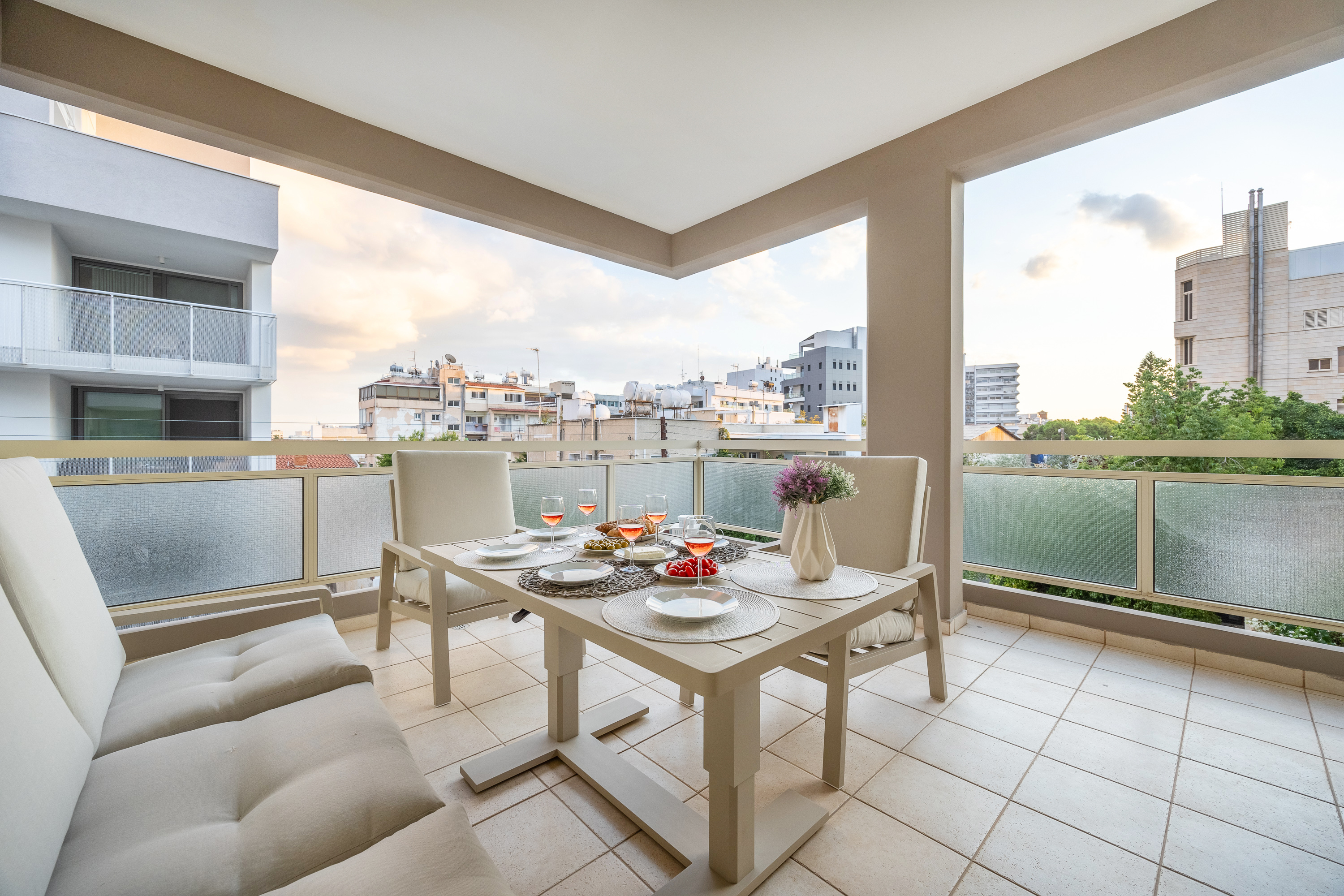 Lena Court - Spacious 3bdr, City Views - Limassol