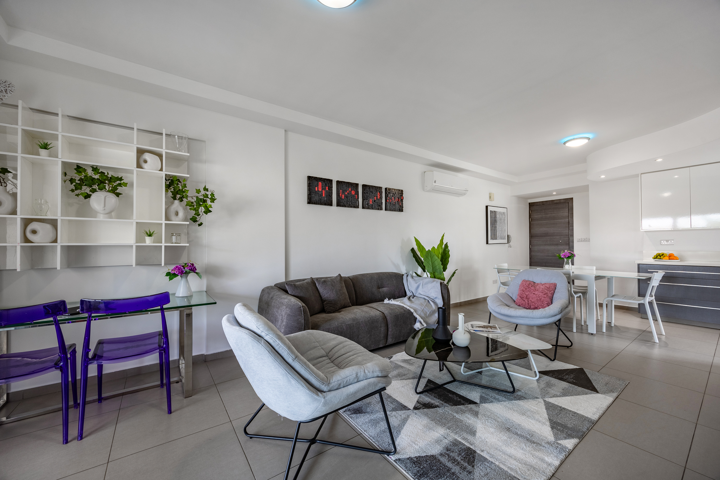 Vasileos Konstantinou — Moderno Apartamento Urbano De 2 Dormitorios Con Balcón - Limassol