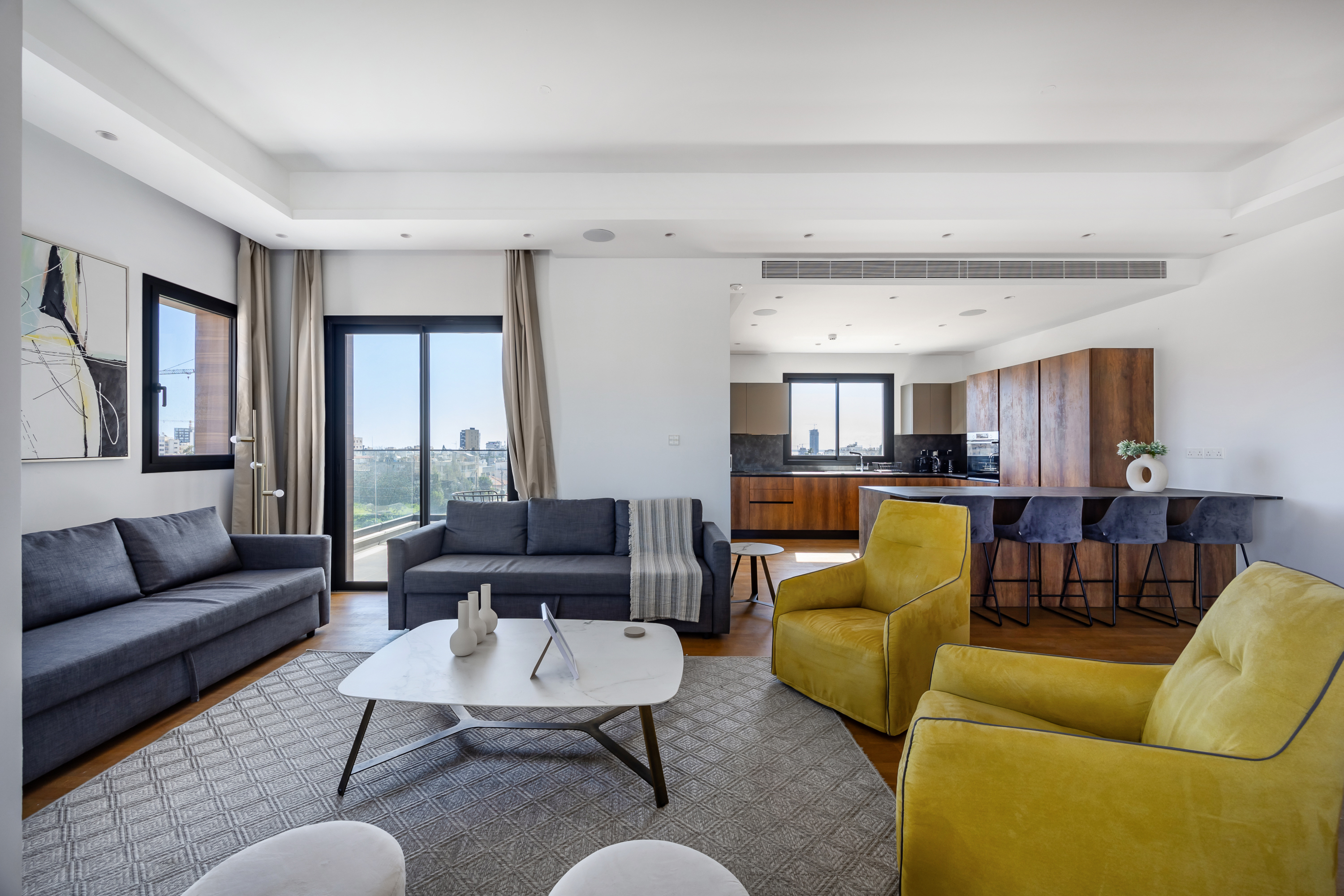 301 Sfiggos - Large Terrace & Rooftop Communal Pool - Limassol