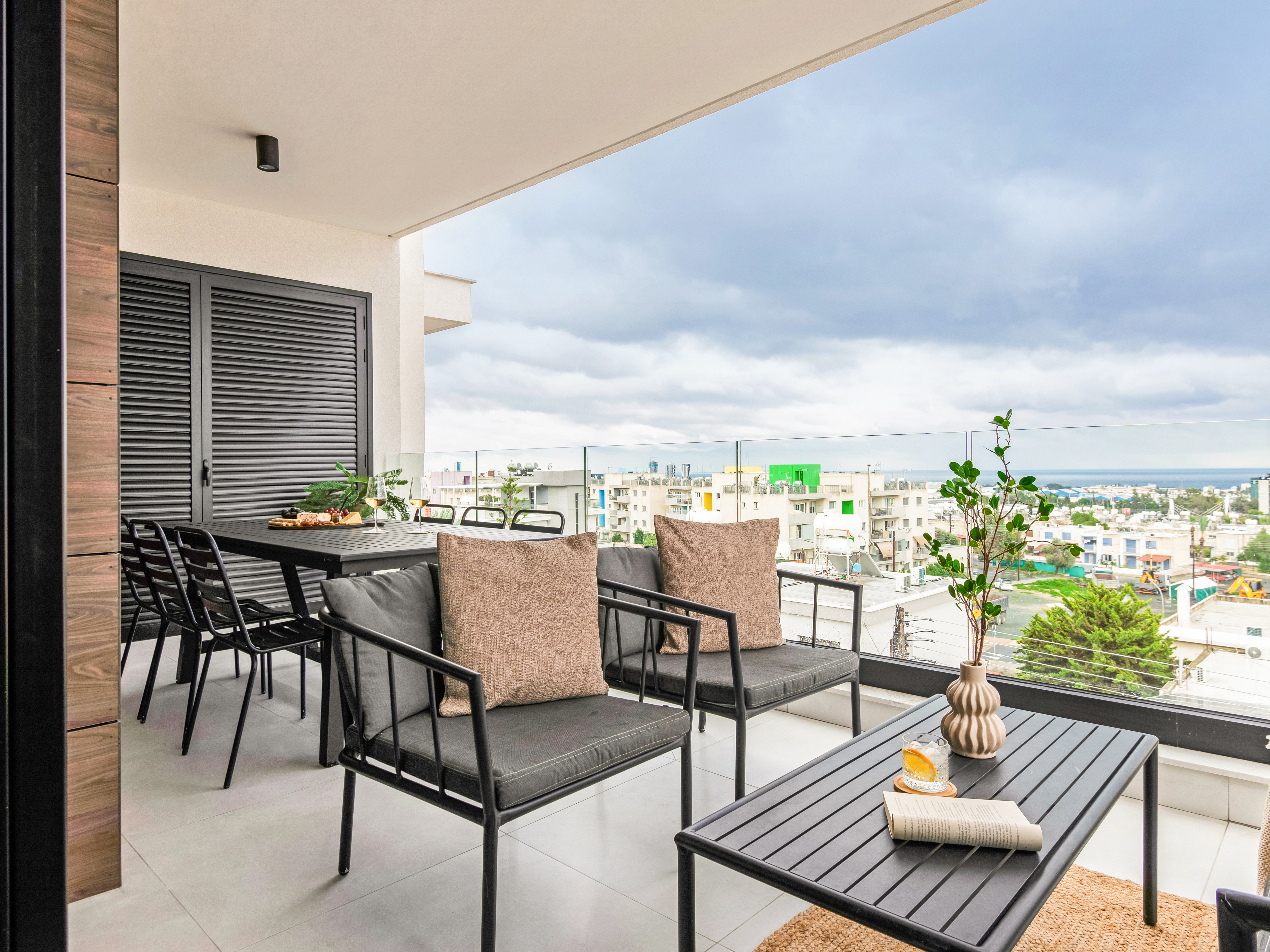 Sanders Only - Delightful 2-bdr Apt With Balcony - Limassol