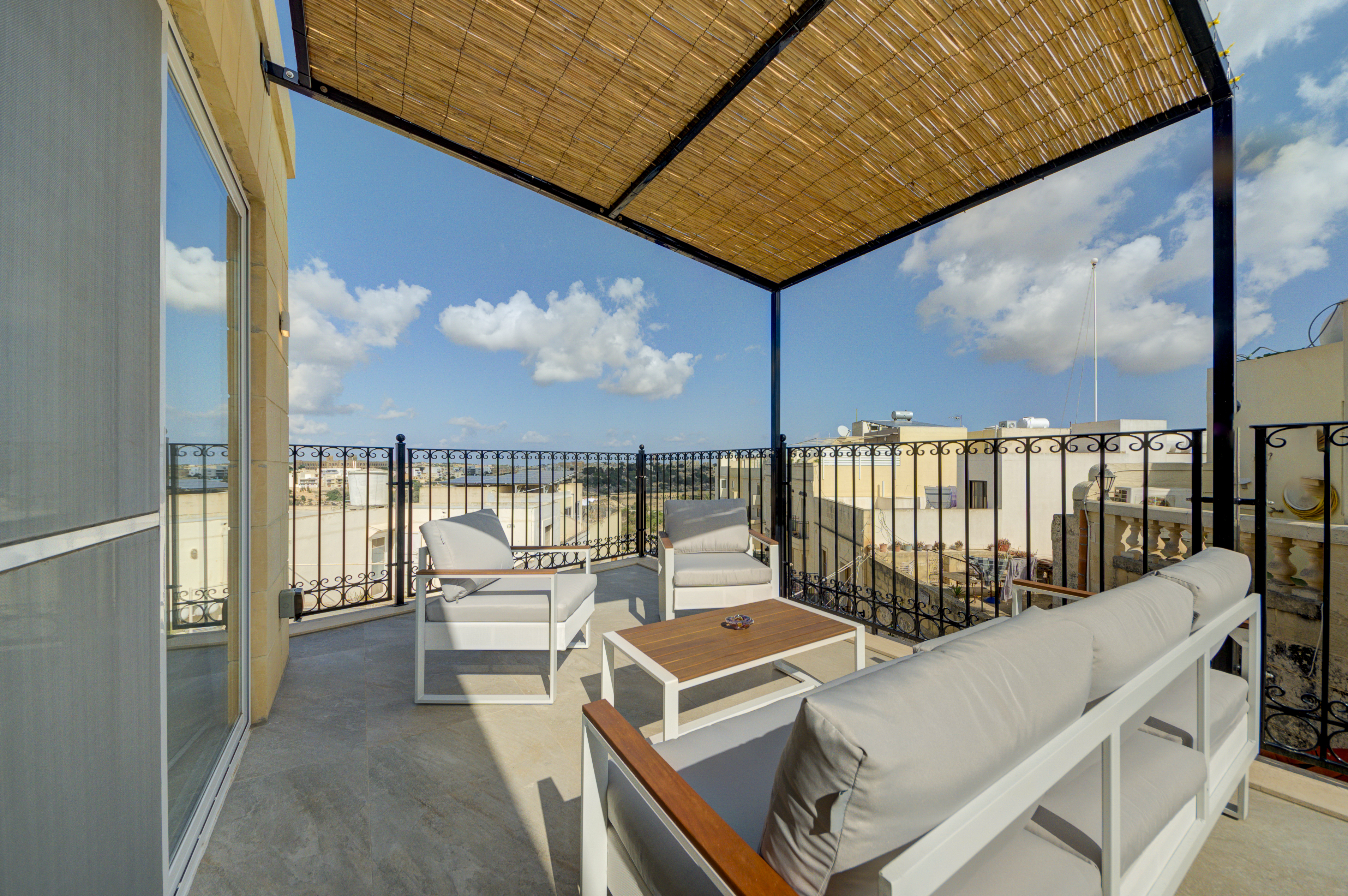 Ta´ Karmenu, An 800 Year Old Modernized Studio With Terrace, By Walk To Mdina - マルタ
