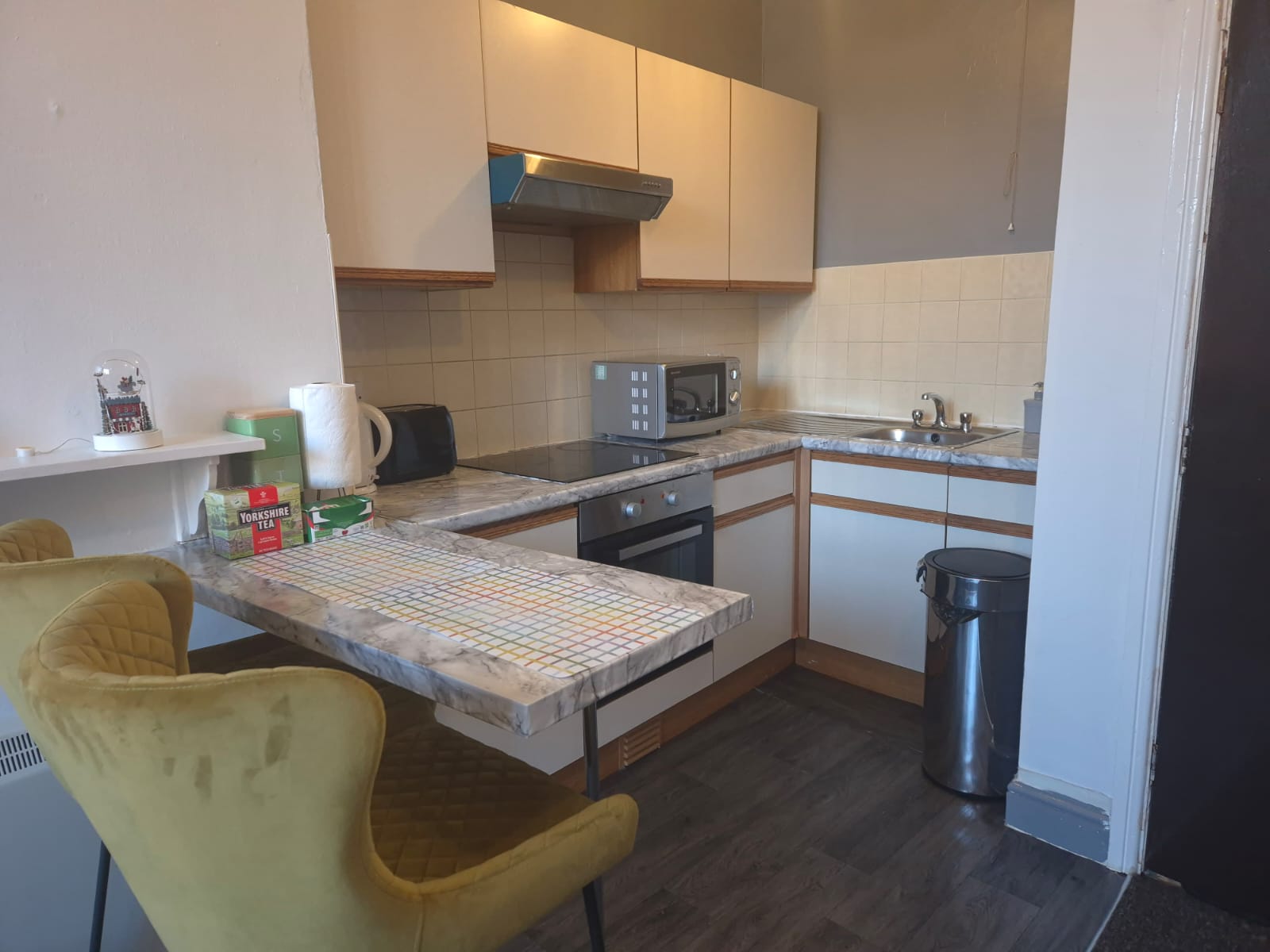 Unique City One Bedroom Apartment In The City Of Wolverhampton - 울버햄프턴