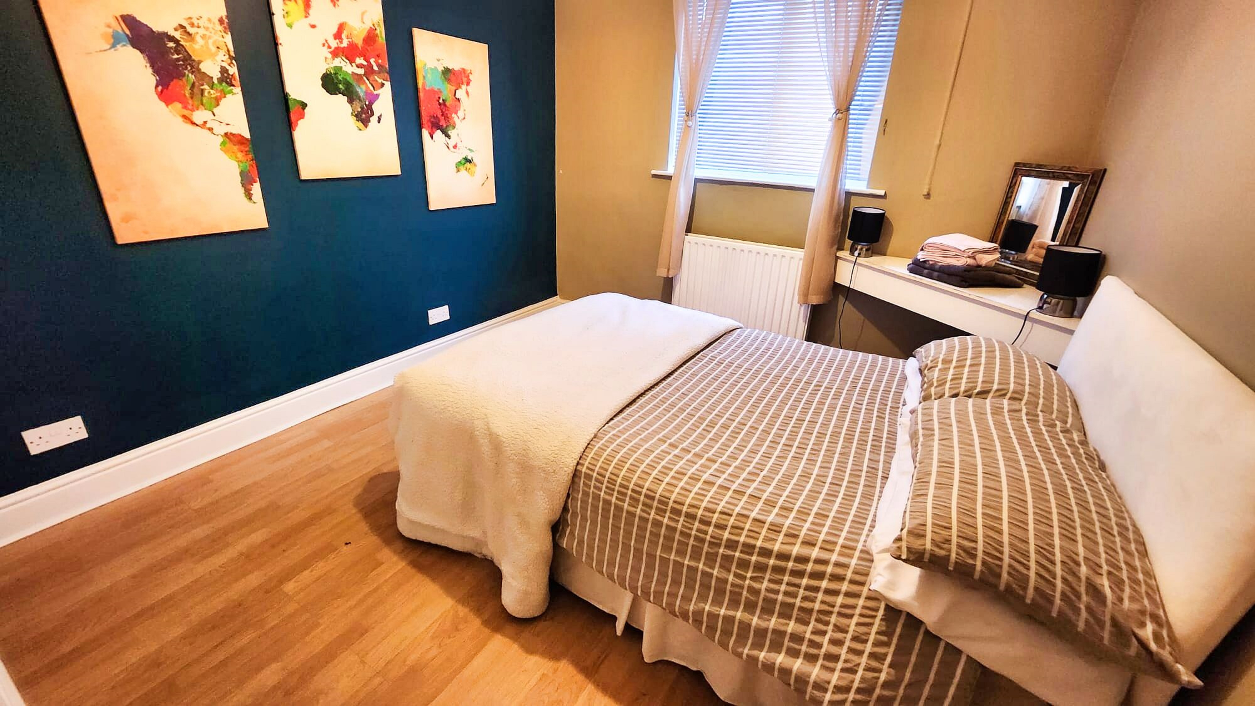 Bungalow Grande Con 3 Camas Y 2 Baños, Jardín Cerrado Muy Grande, Alojamiento Gratuito Para Perros - Birmingham