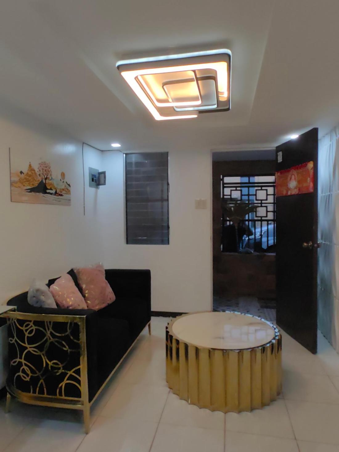 Luna Modern Guesthouse - Santo Tomas