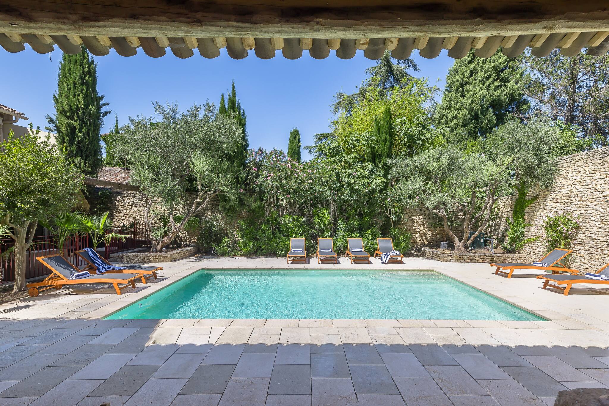 L’oasis De Gordes – Luxusvilla Mit 5 Schlafzimmern Und Pool Im Luberon - Gordes