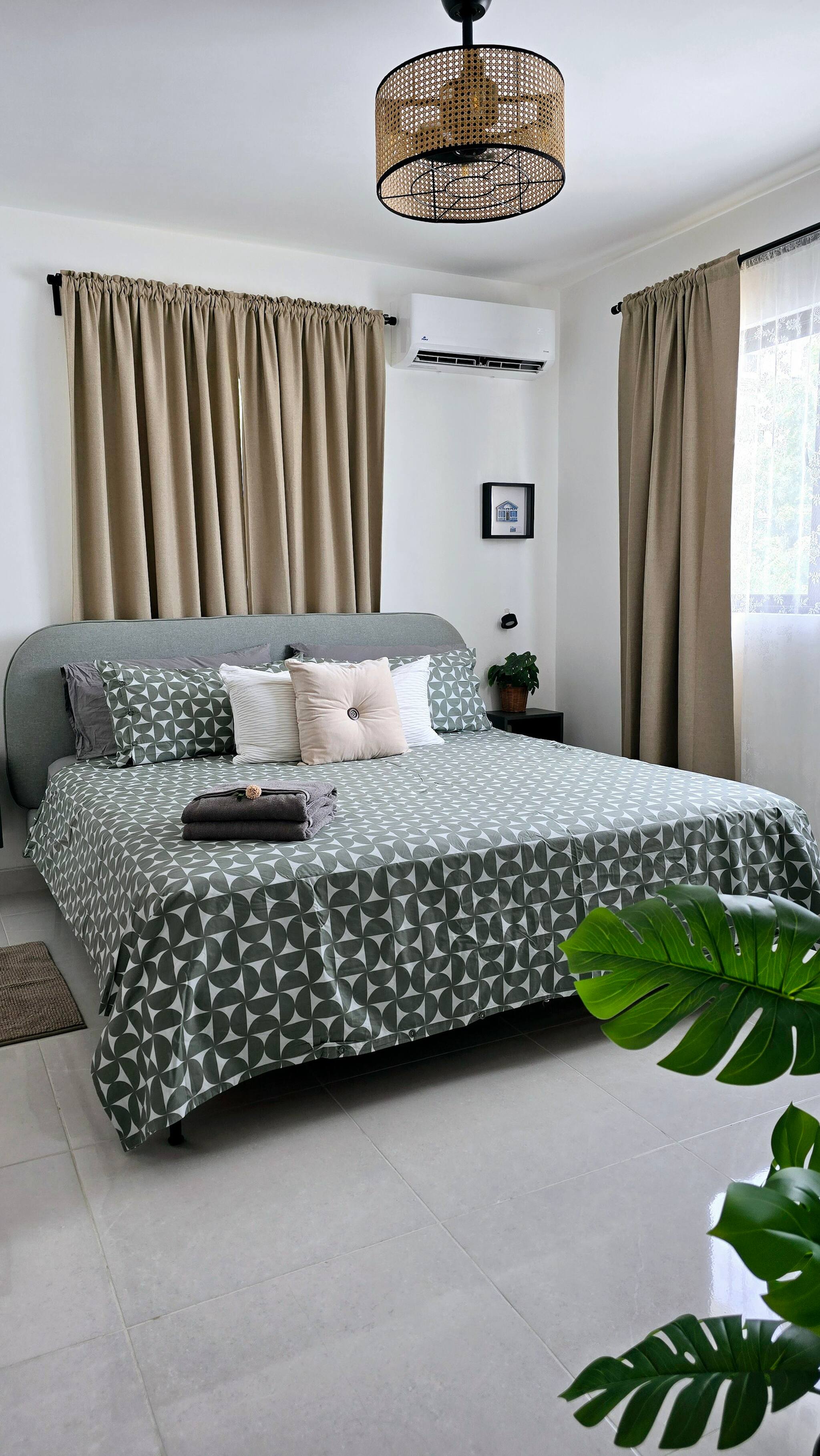 2 Bedrooms, 2 Bathrooms, Ac, Wifi, Pool, Gym, No Blackouts, Santiago - Caribbean