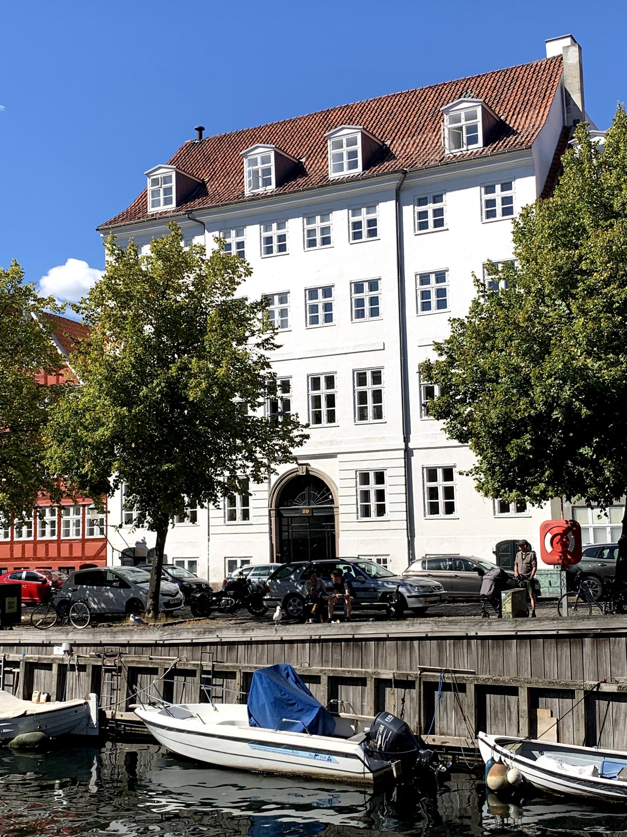 Christianshavn Canalside Luxury Apartment - Copenhagen