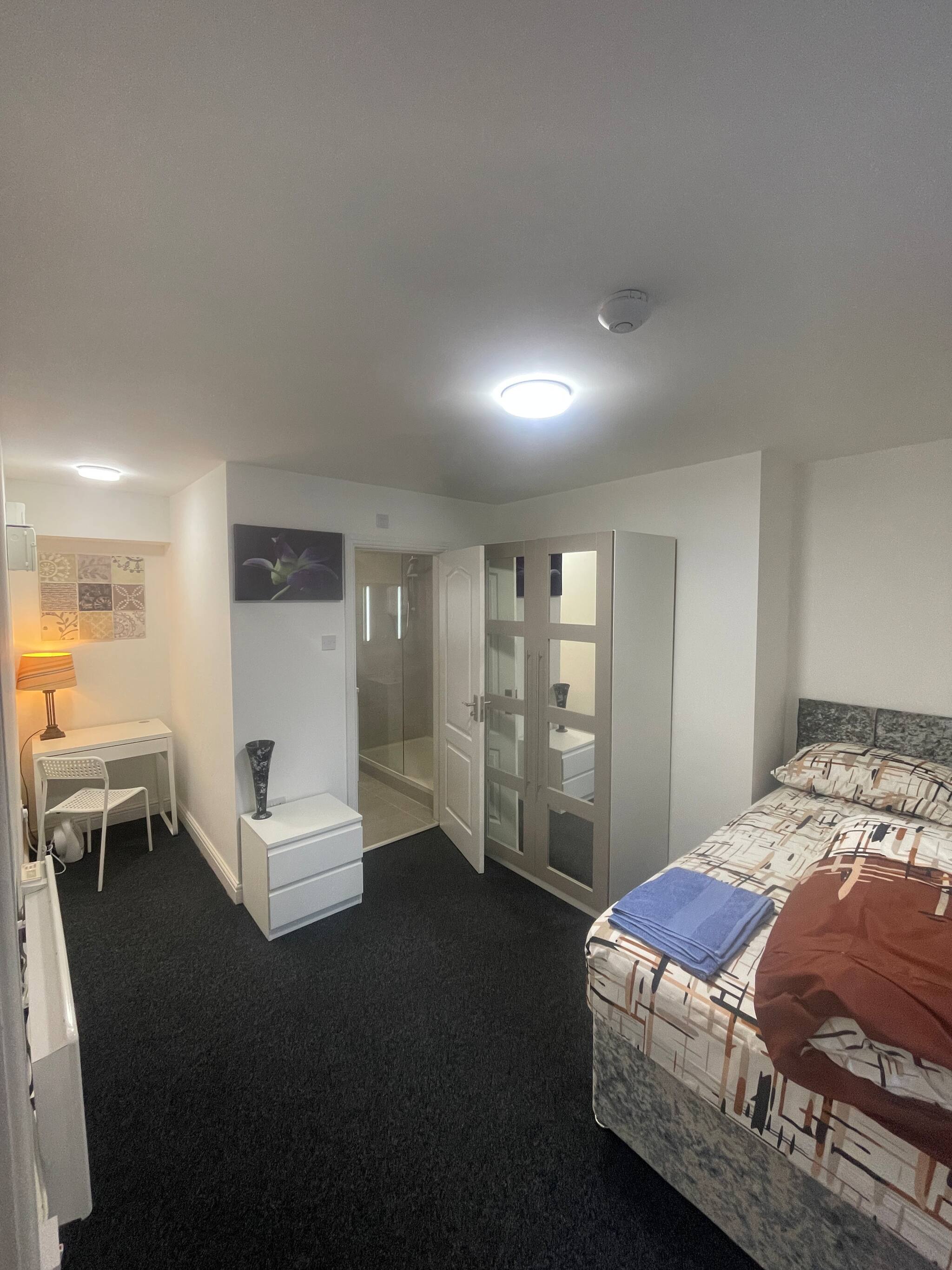 Zimmer Mit Bad Sind Für Kurze Zeit Verfügbar - Huddersfield