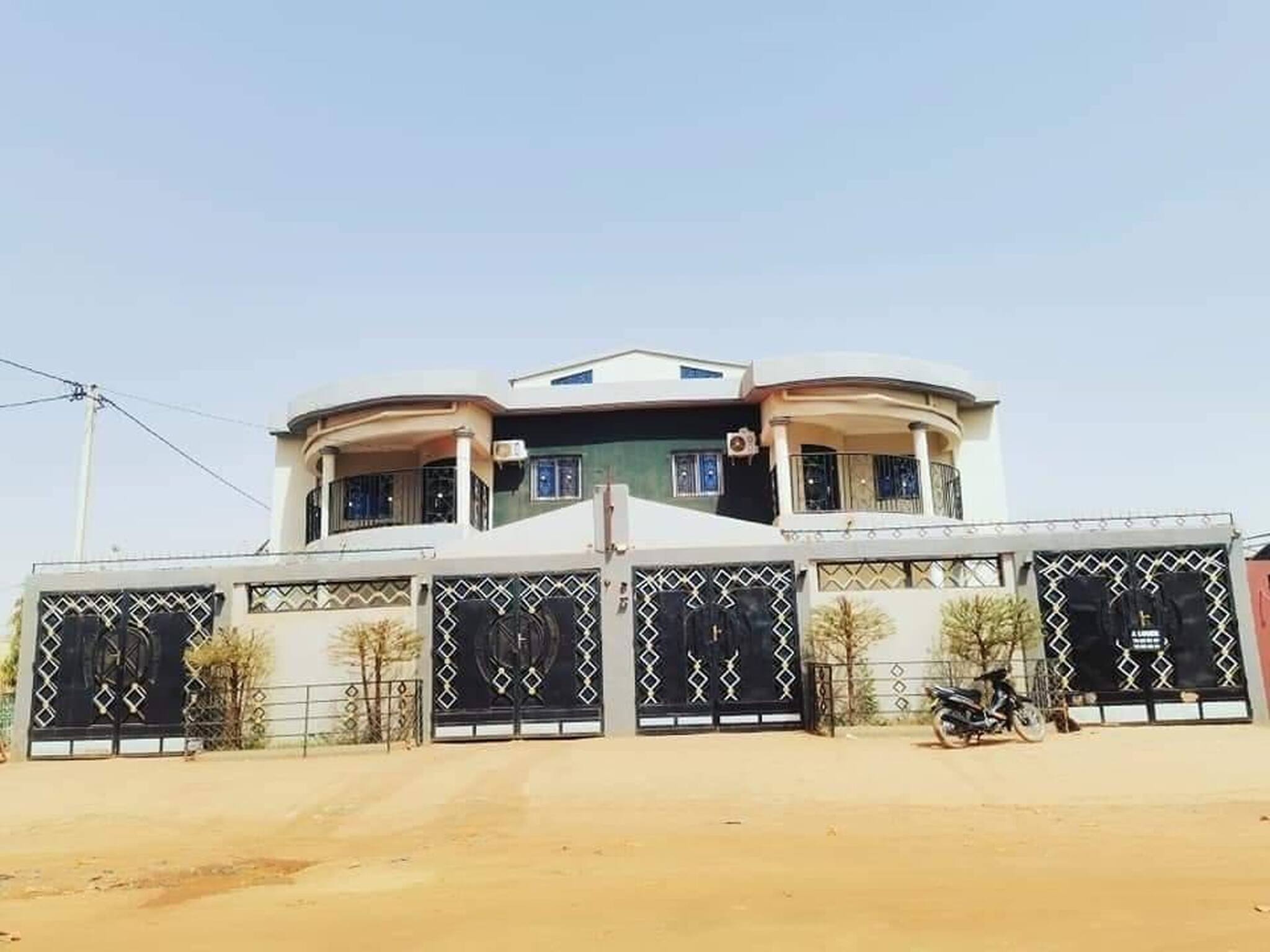 Villa Amina Splendida Struttura Elegante - Ouagadougou