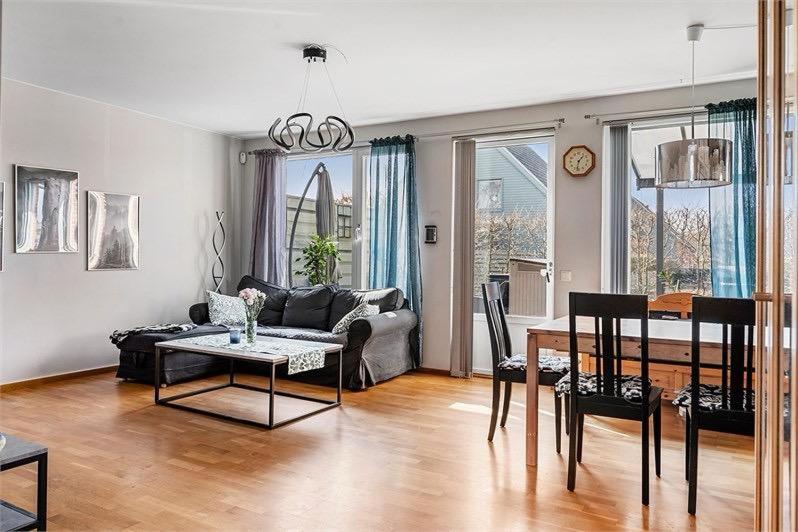 Casa De 5 Habitaciones Con Jacuzzi, Aparcamiento Gratuito Y 2 Baños En Malmö - Malmö