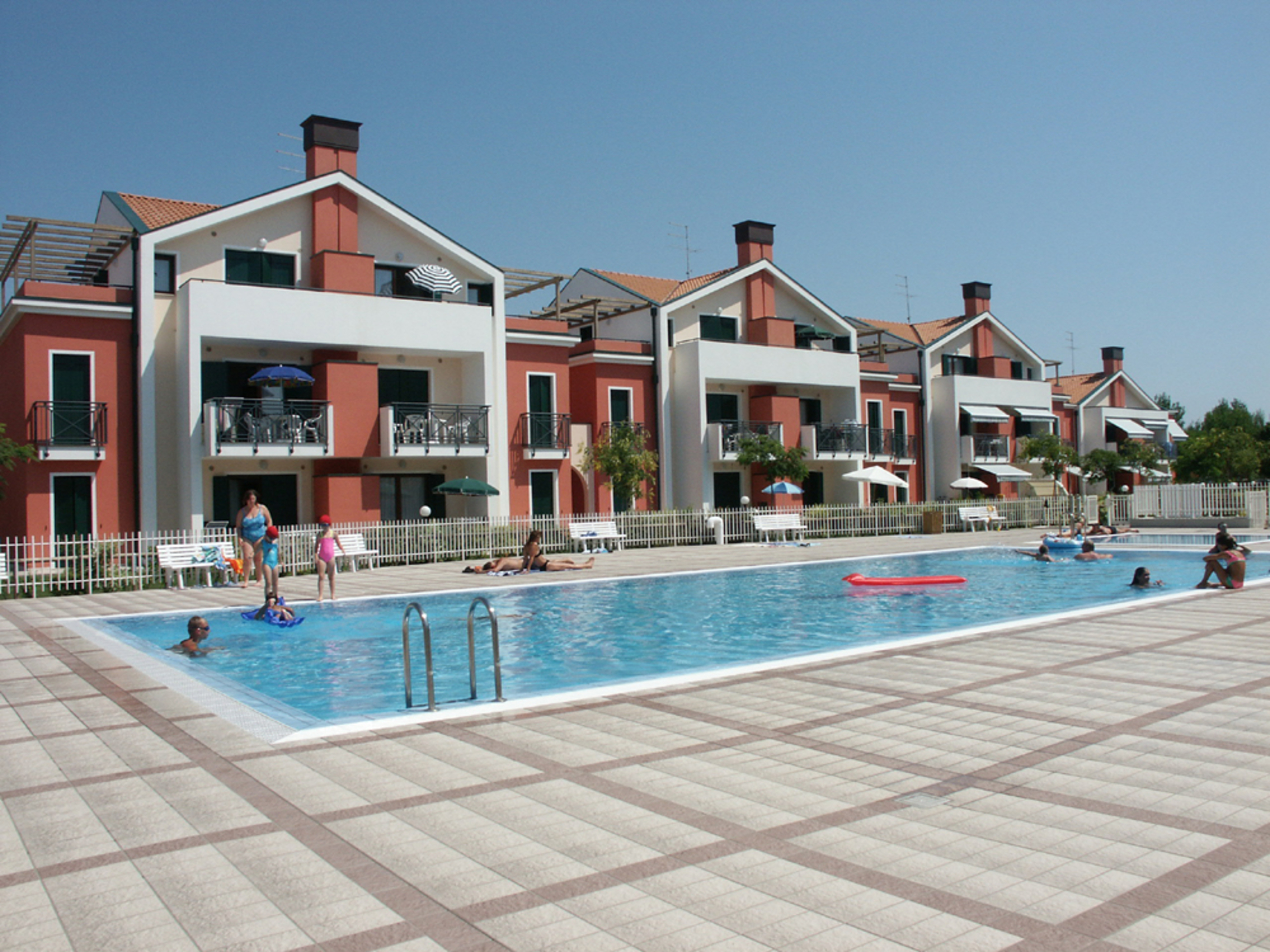 Apartamento Con Terraza Y Piscina - Venecia