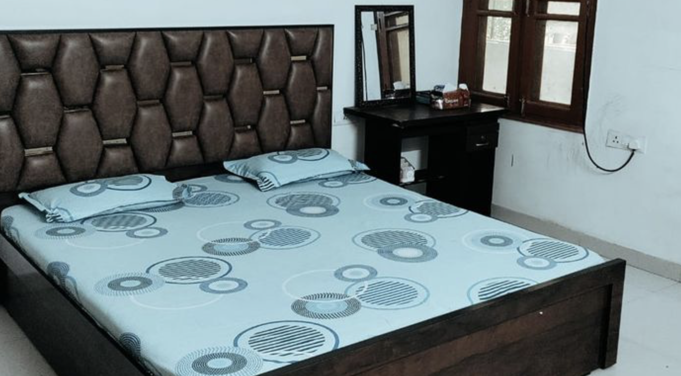 Spacious Peaceful Apartment For Two Families In Lucknow - Lucknow