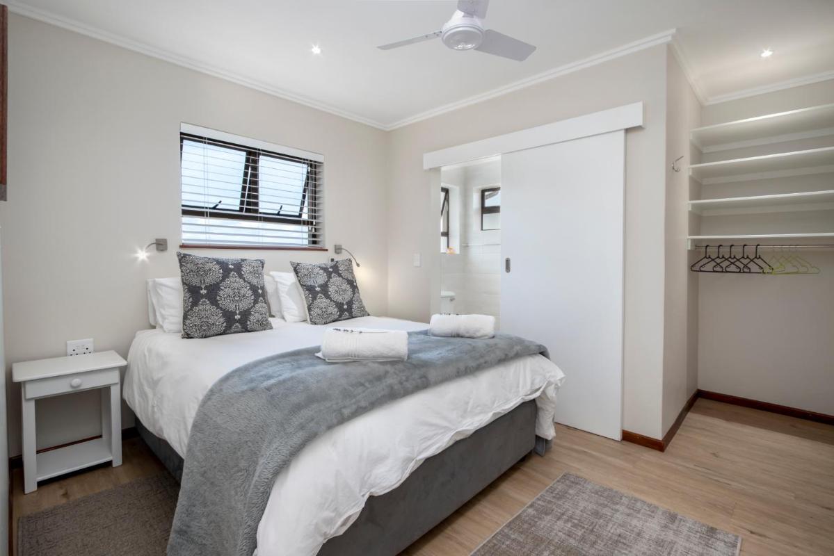 Steenbok House Self Catering Apartment - Hermanus