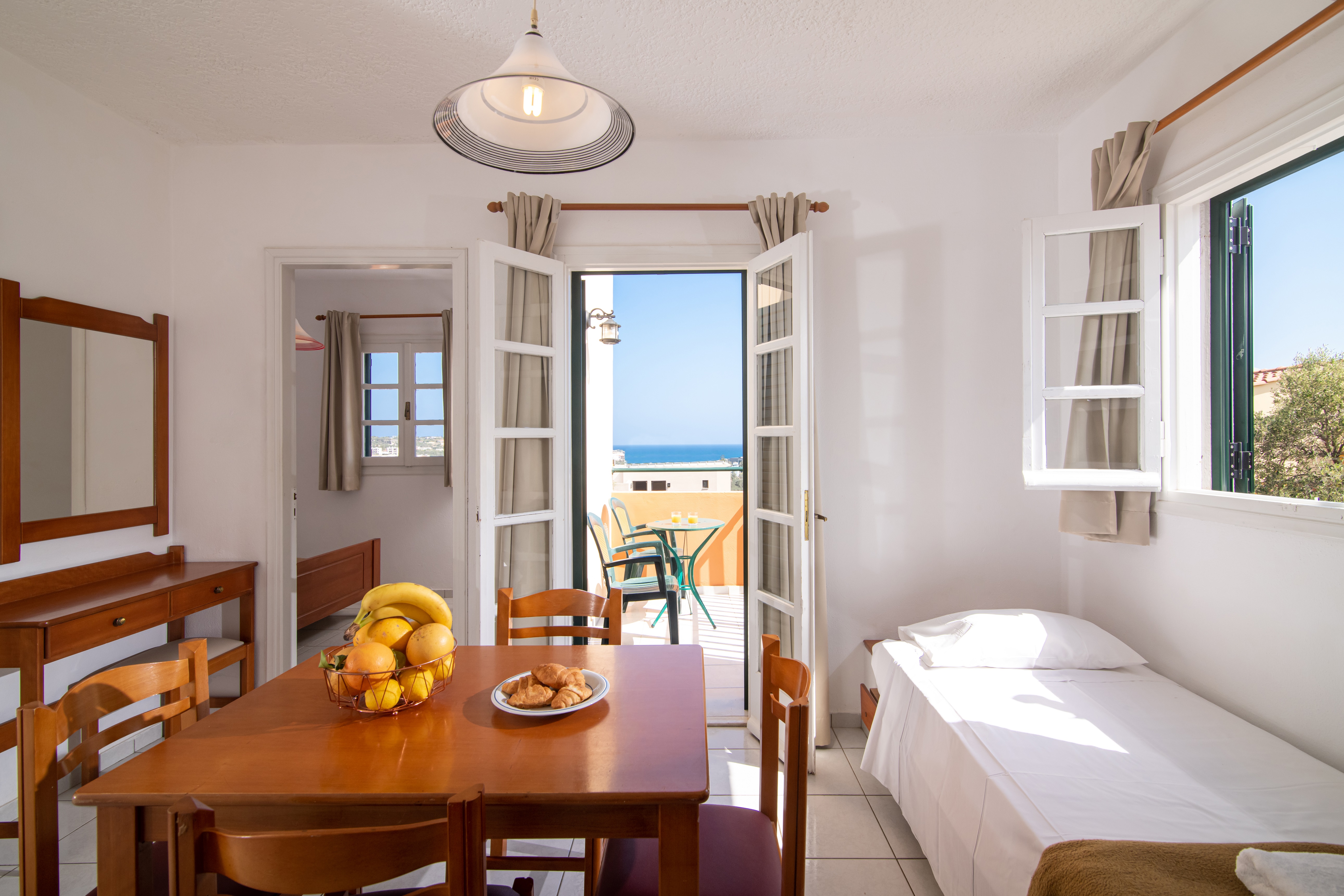Appartement Spacieux Avec Vue Sur La Mer Et Piscine Partagée - Chersónissos