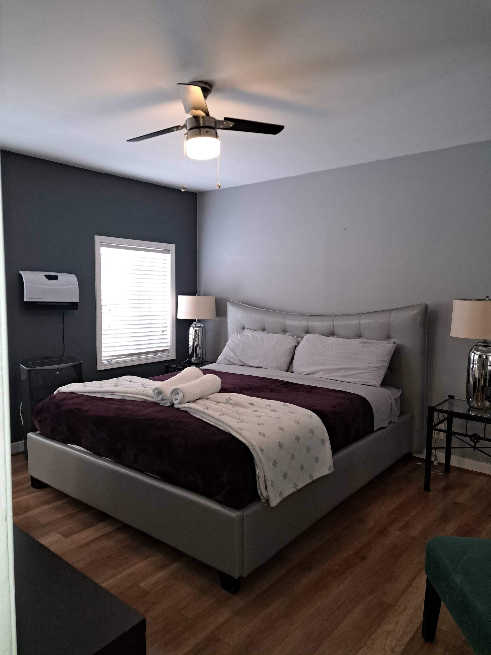 Amazing 3 Bedrooms With 3  Bedroom Apt In The Center Of Beverly Hills - Beverly Hills, CA