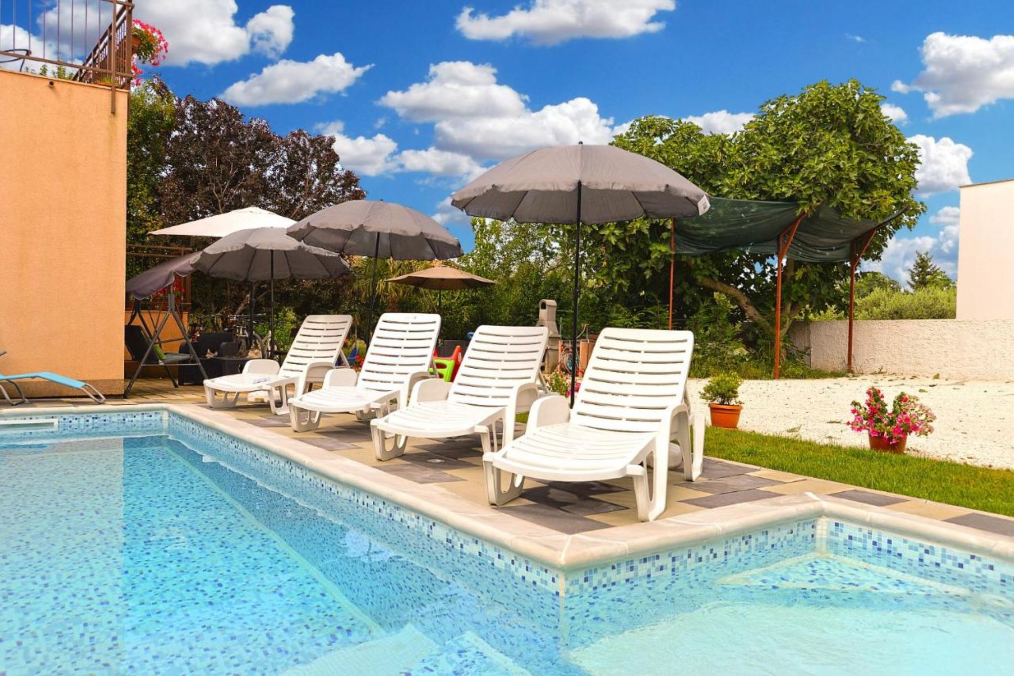 Spacious Flat With Pool Just 300m From The Beach - Fažana