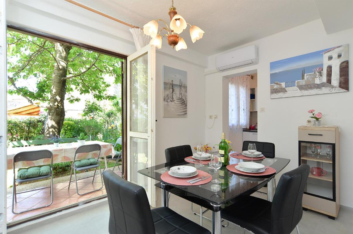 Appartement Chaleureux Avec Jardin - Poreč