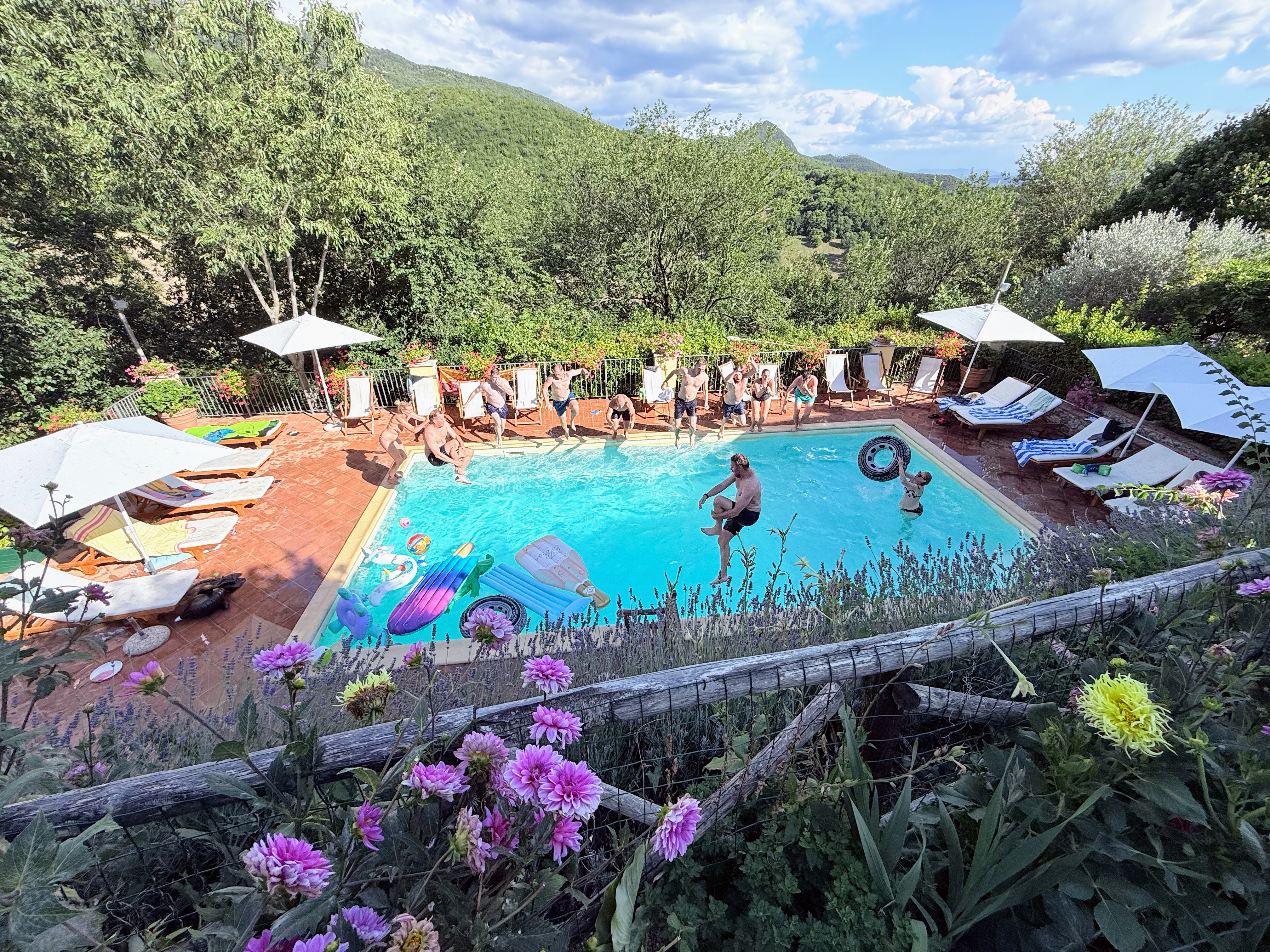 Spoleto Country Park Sleeps 28 With Activities Area, Kiddies Area, Pool, Games - Umbria