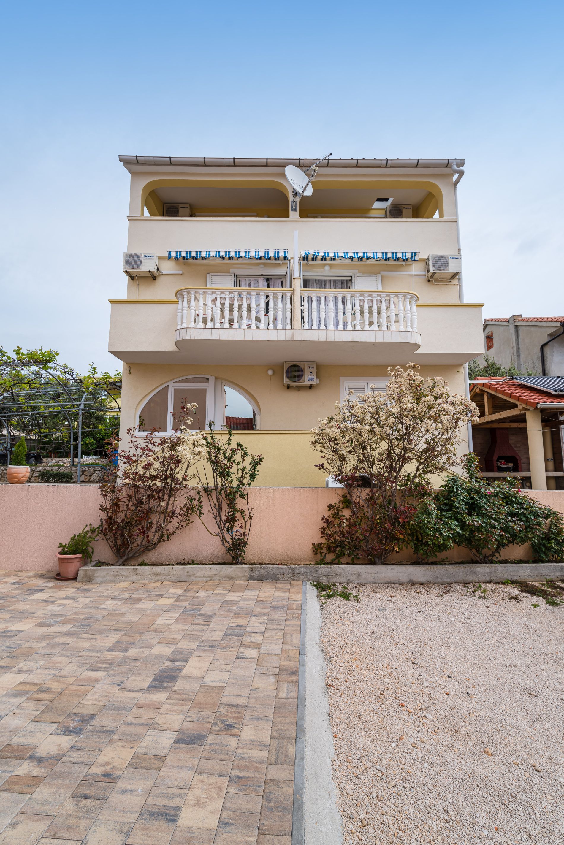 Nice Apartment Silvia 1 For 4 Persons - Novalja