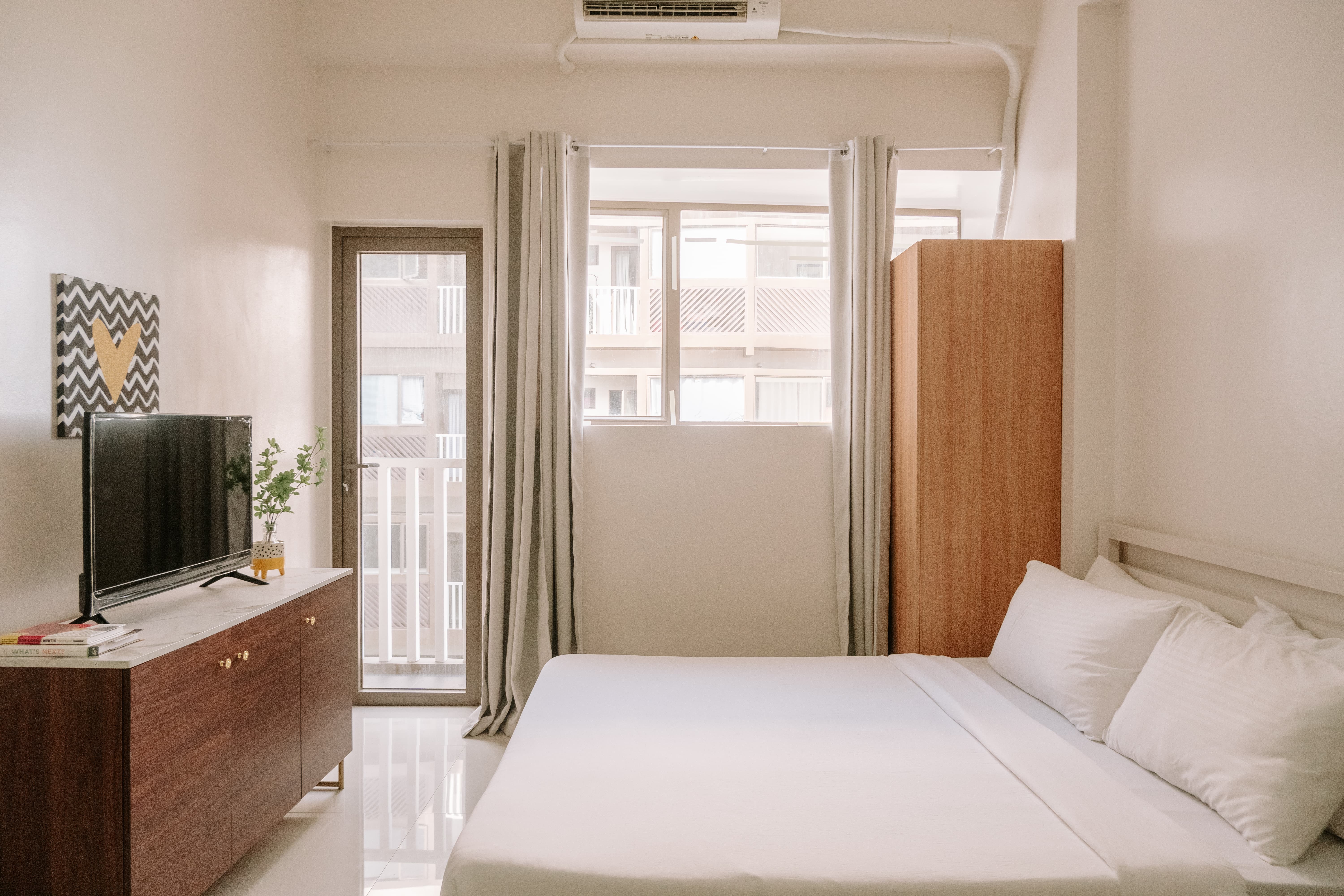 A Peaceful & Bright Haven - Iloilo City