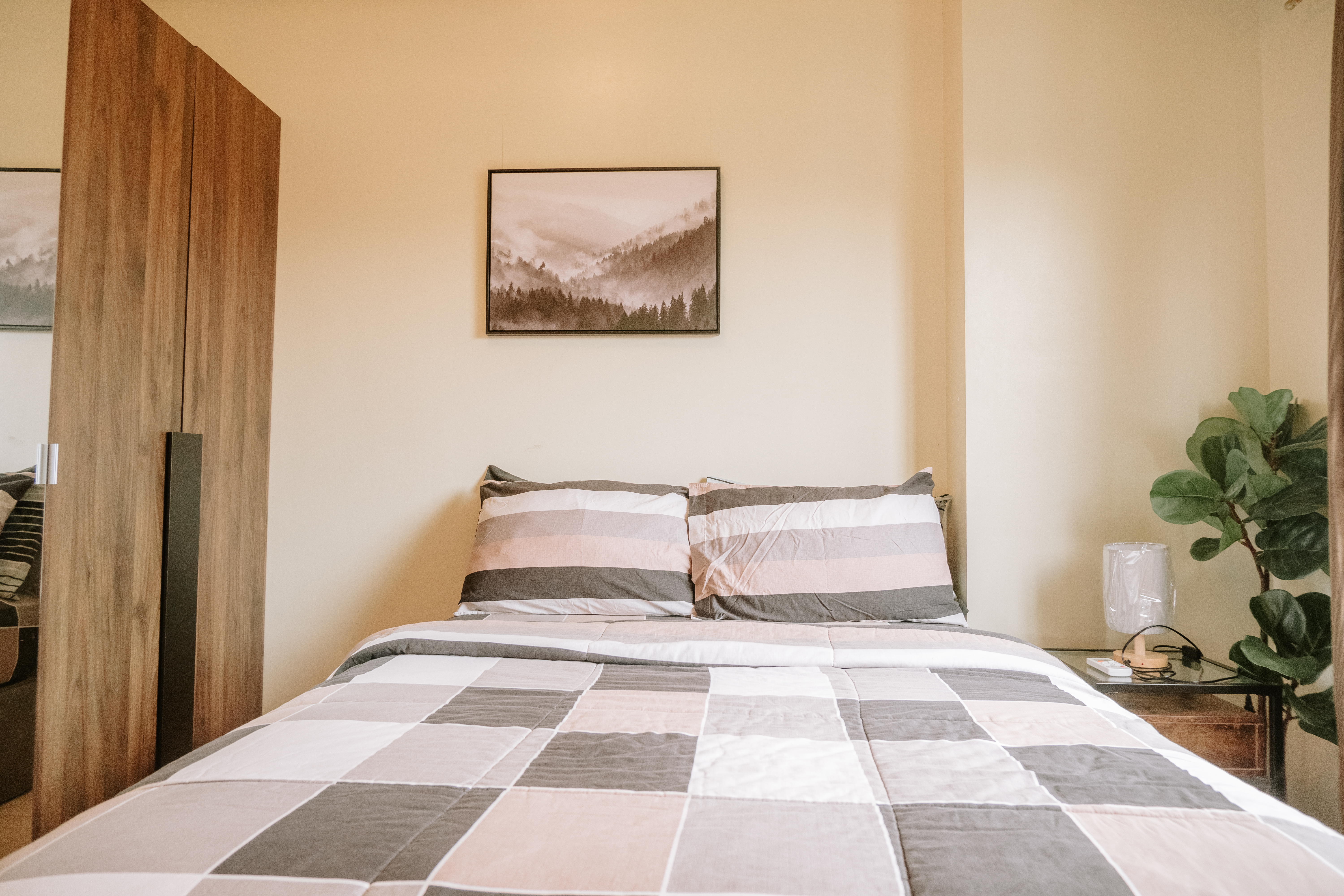 Spacious & Stylish City Haven - Iloilo City