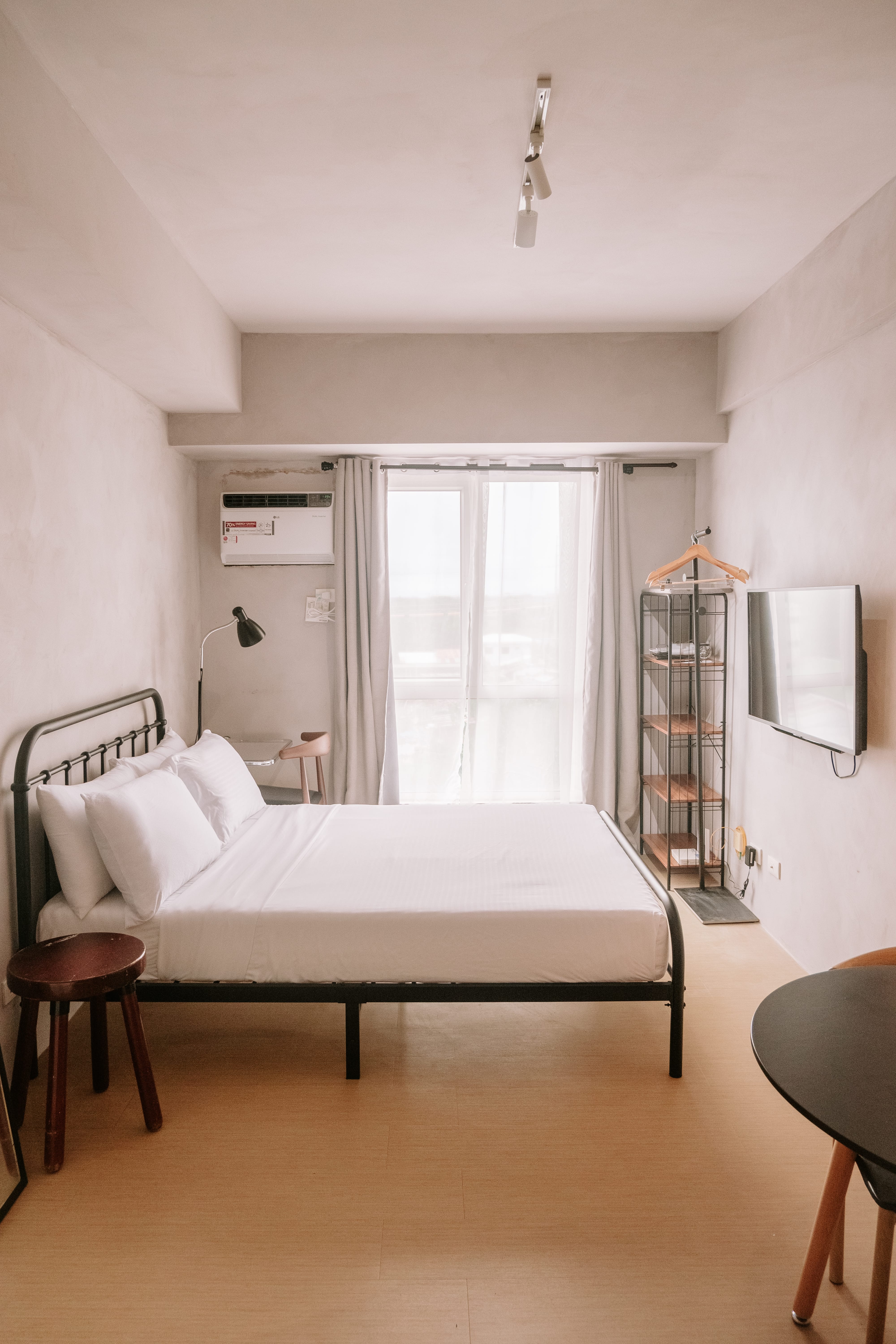 A Cozy Urban Home Away - Iloilo