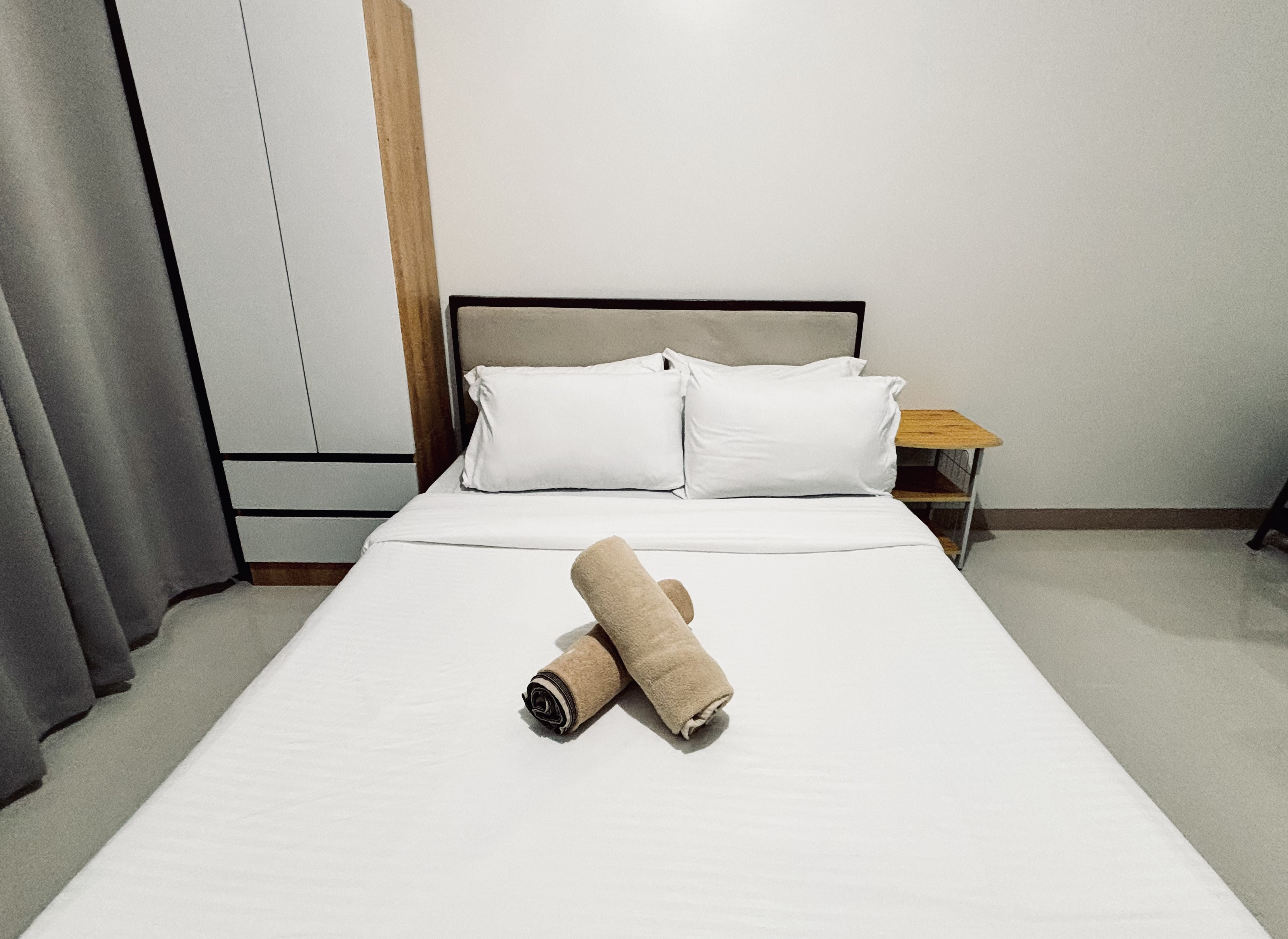 Simple & Serene Studio Stay - Iloilo City