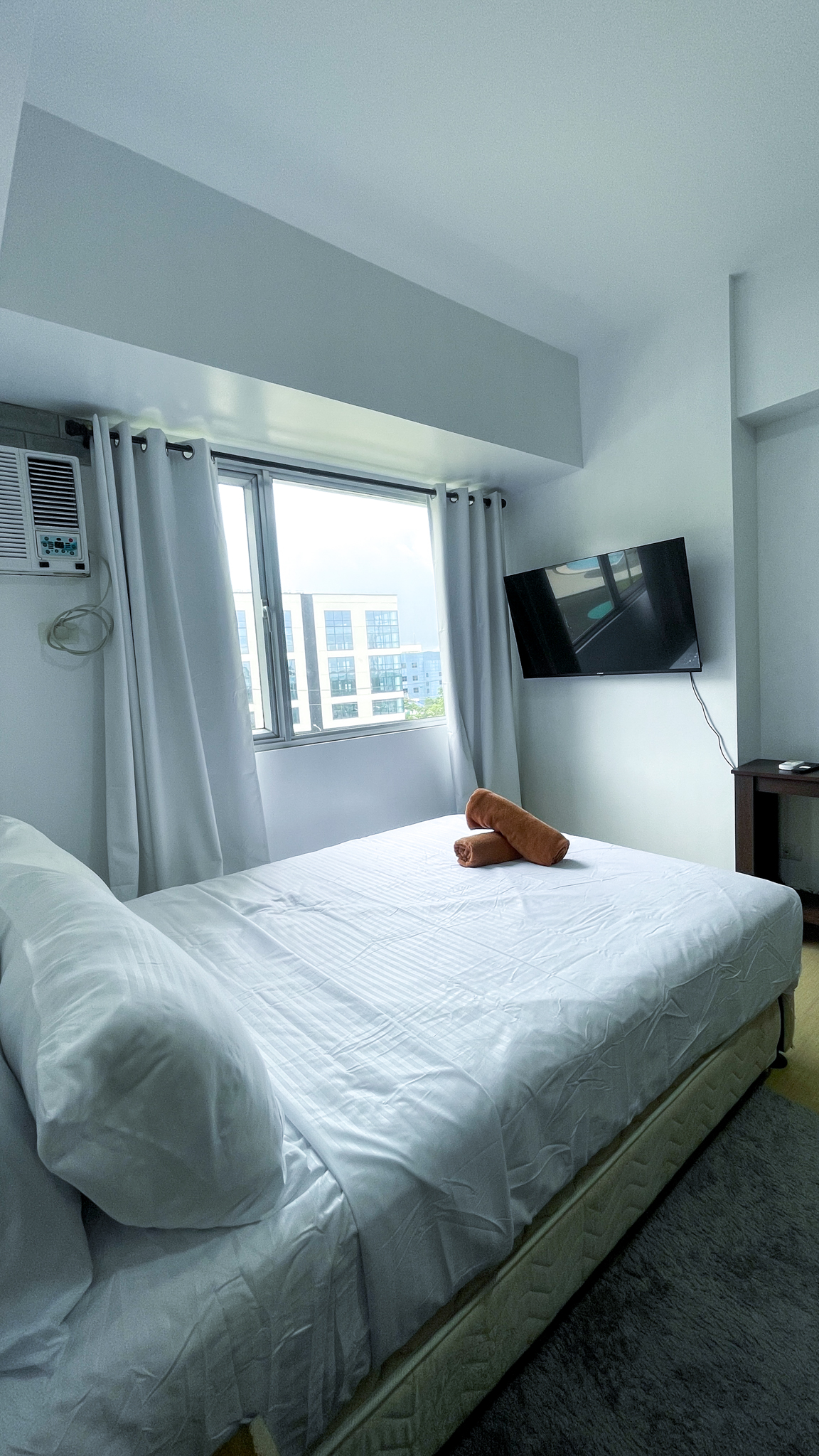 Warm Urban Studio With Modern Design - Iloilo City