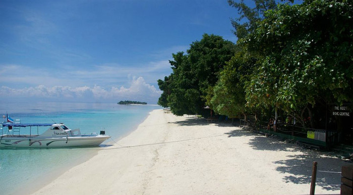 The Reef Mataking Dive Resort (3*) 🐠 Chalet Room Helpension Pulau ...