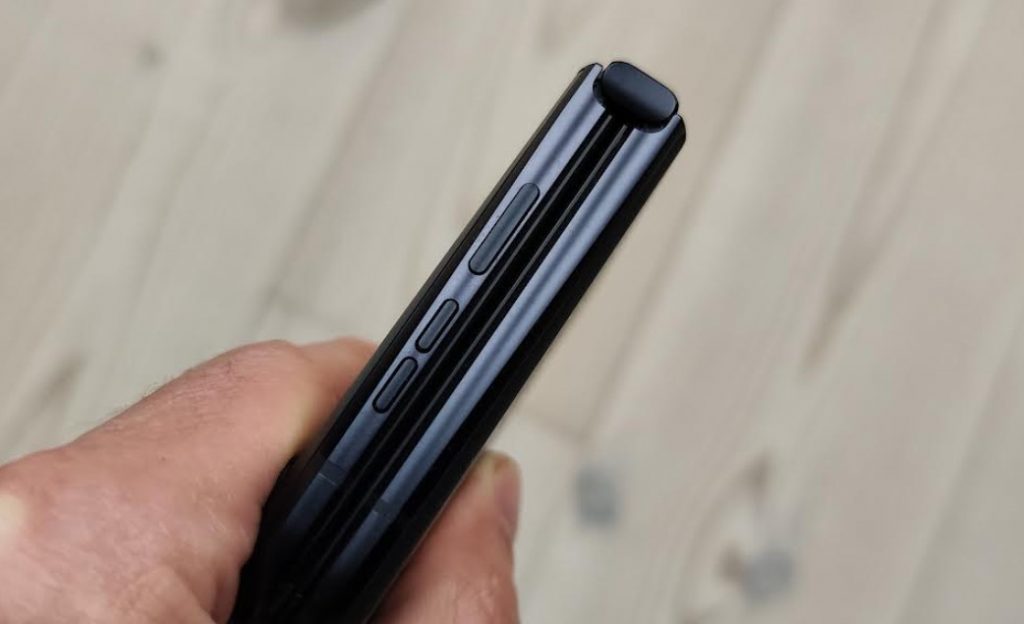 Test af Motorola Razr 2022 - en af de bedste foldetelefoner ...