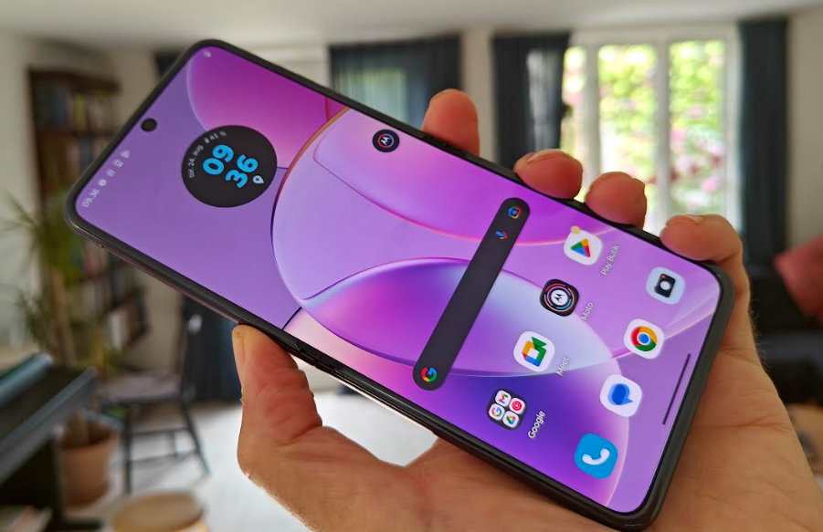 Test af Motorola Razr 40: Et billigere foldbart alternativ - Mobilpriser.dk