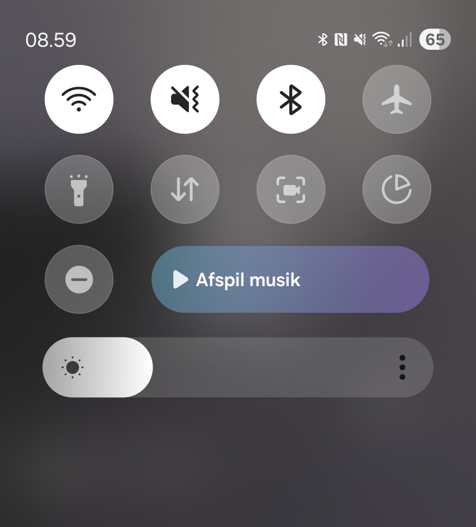 Test Samsung Galaxy Z Flip 7 – prisen er det store problem - Mobilpriser.dk