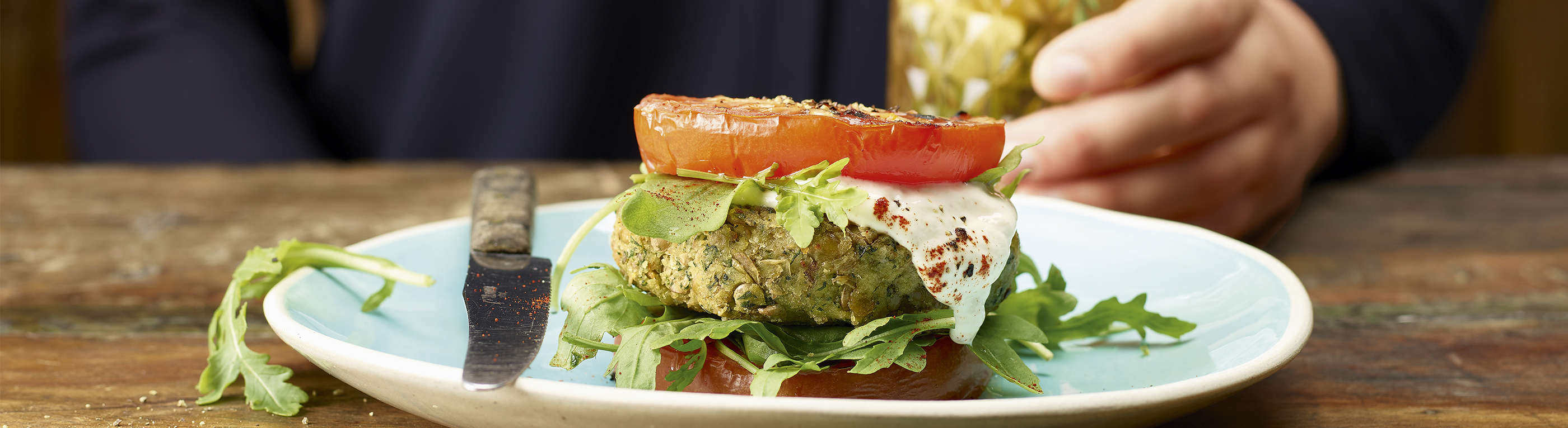 Burger aux lentilles et aux tomates caramélisées | recettes | Kuhn Rikon