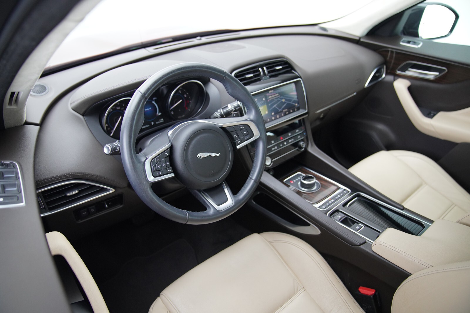 Vehicle Summary-Jaguar | F-PACE Prestige