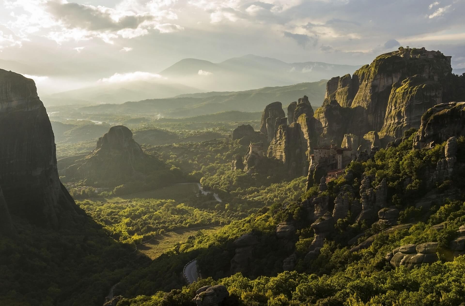 Historyczna Tesalia. Te 5 Miast Warto Odwiedzić | Poradnik Turystyczny ...