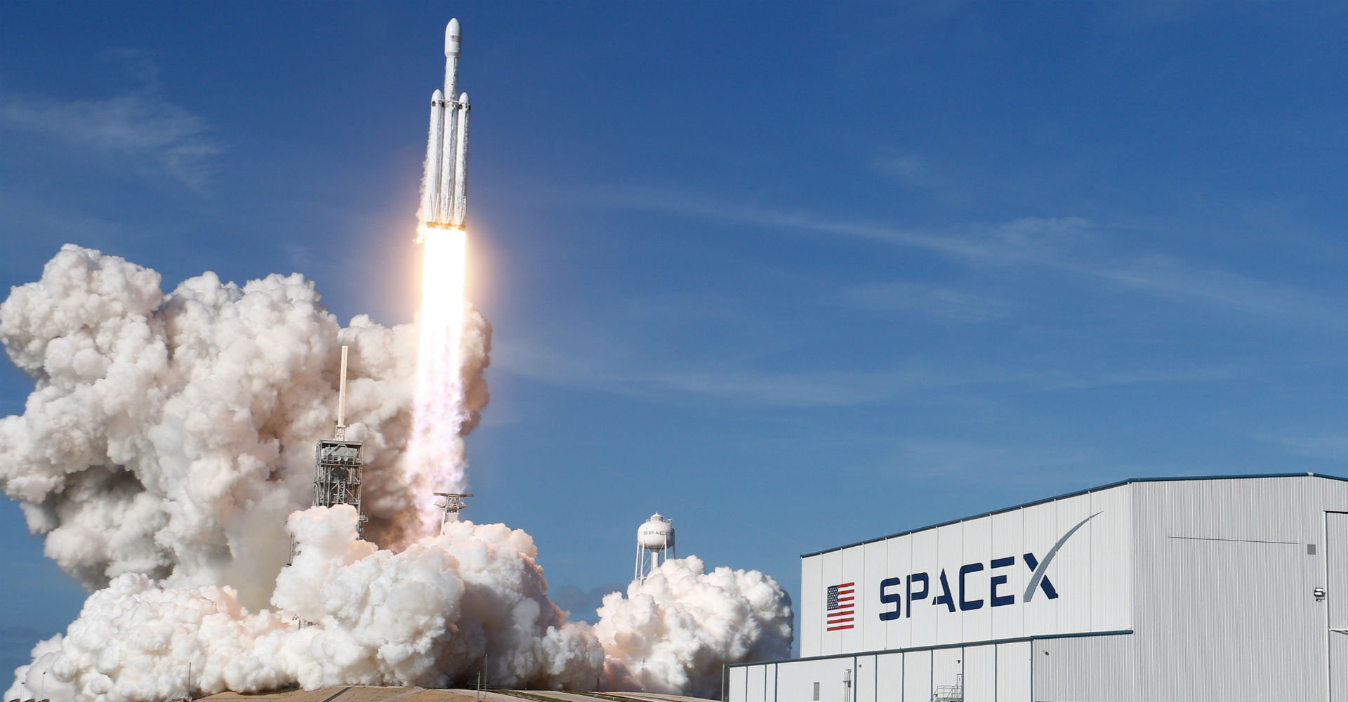 Falcon-Heavy-Start: Die besten Videos zum Tesla-Roadster im All