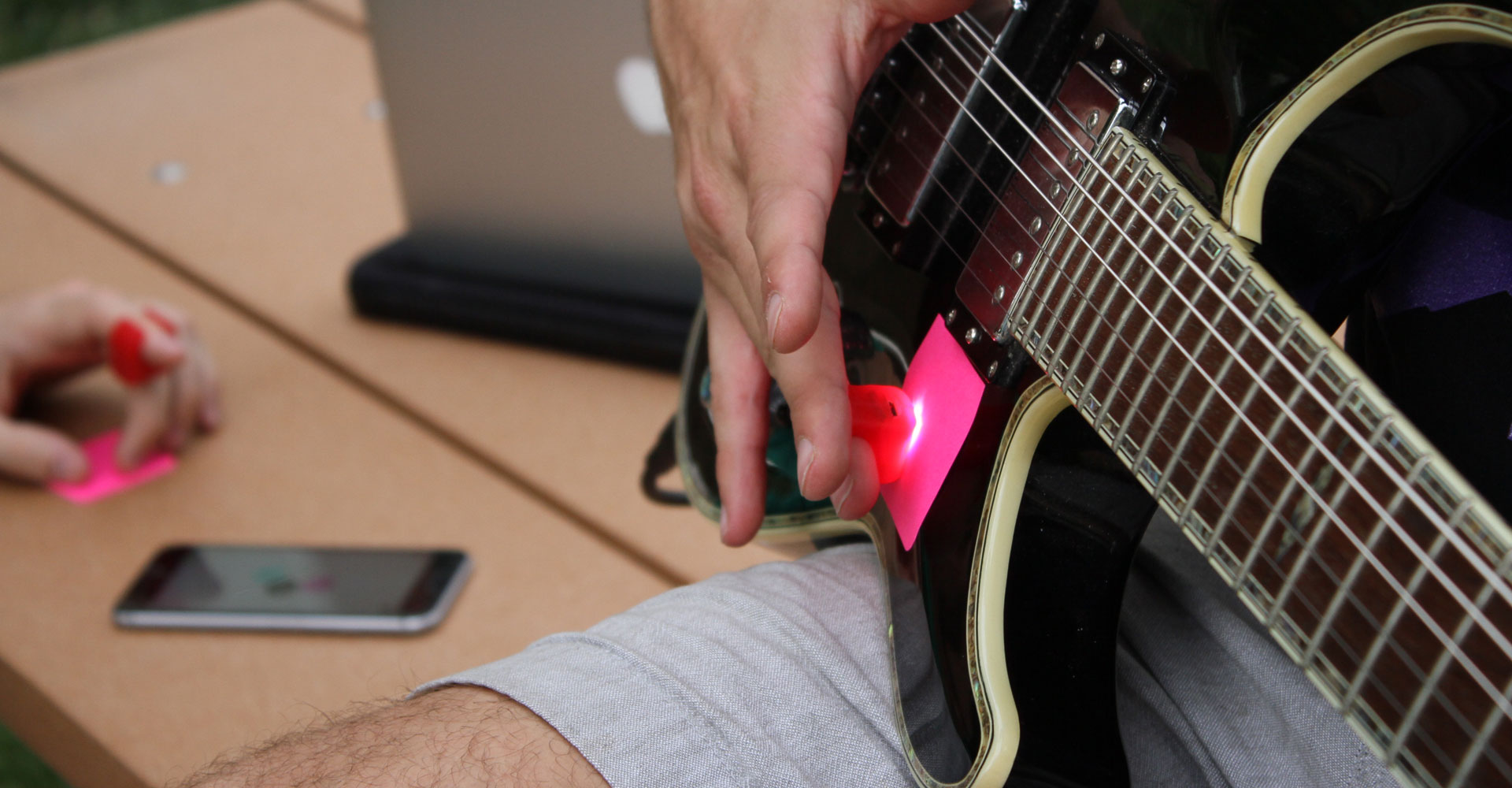 Specdrums: Dieser smarte Ring macht Farben zu Tönen