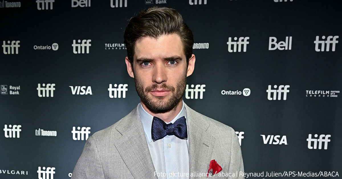 Rj mahvash xxx video she said to feel at ease and rest on