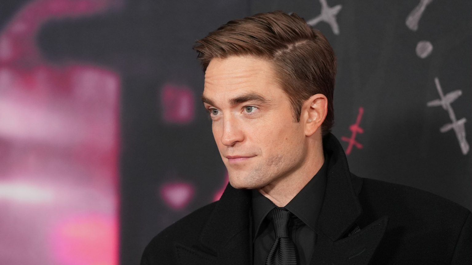 Love Hurts – Liebe tut weh mit Ke Huy Quan: Alle Infos zum Kinostart