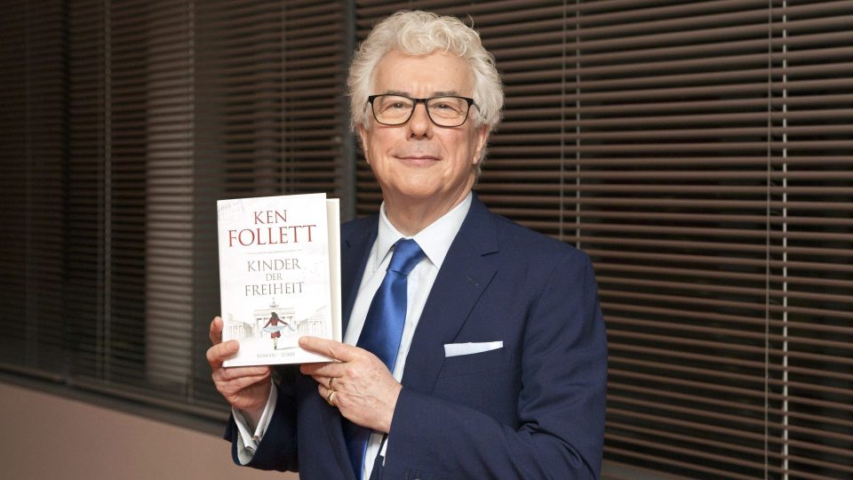 Ken Follett: Seine Bücher in der richtigen Reihenfolge