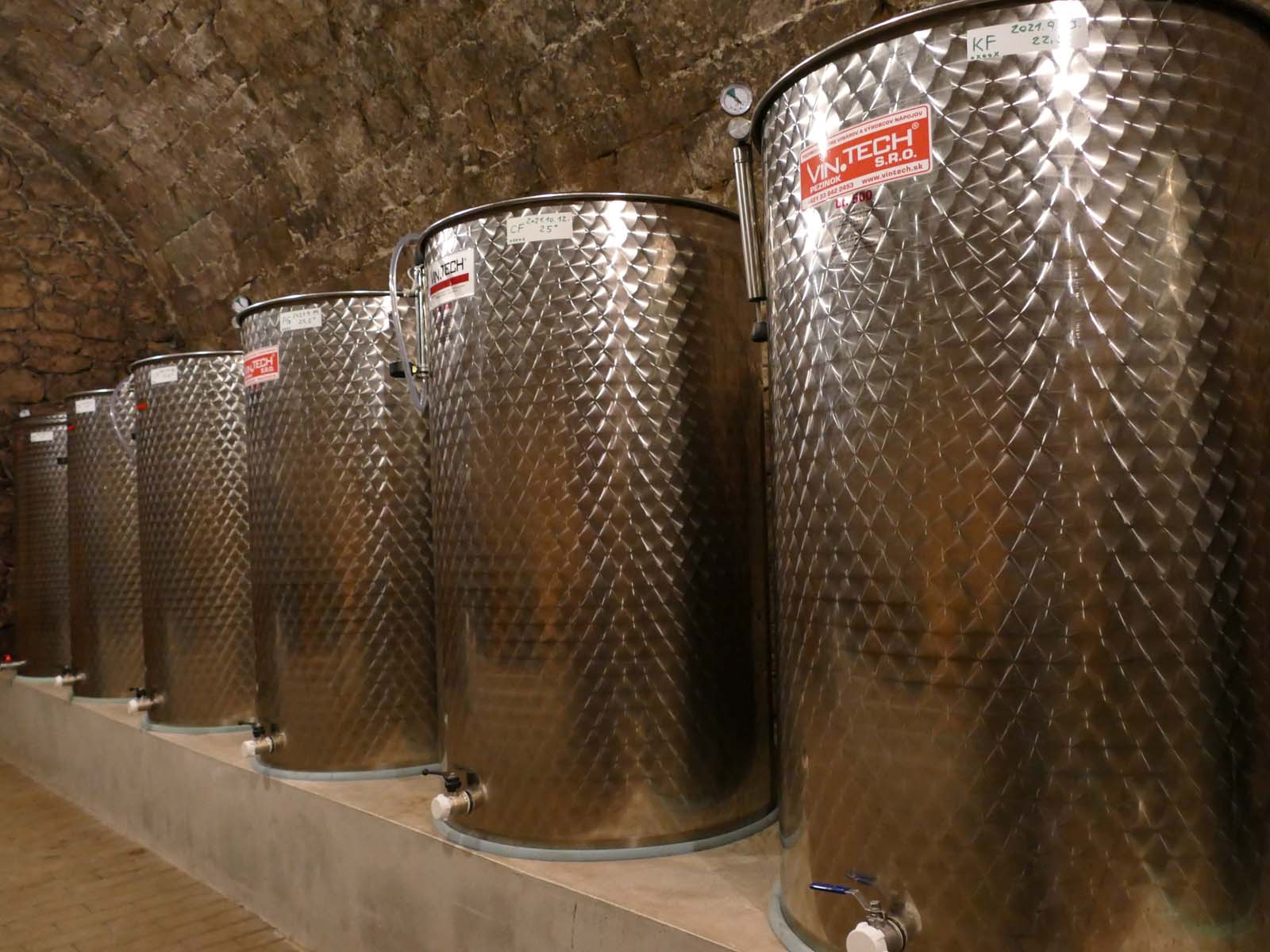 Výroba vína – Vinárstvo – Mons Calvus