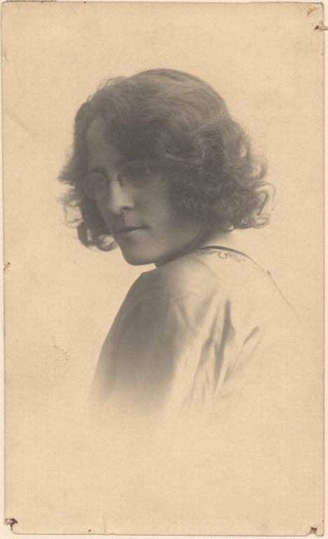 Portret van Alice Nahon, dichteres (16/08/1896 - +21/05/1933 ...